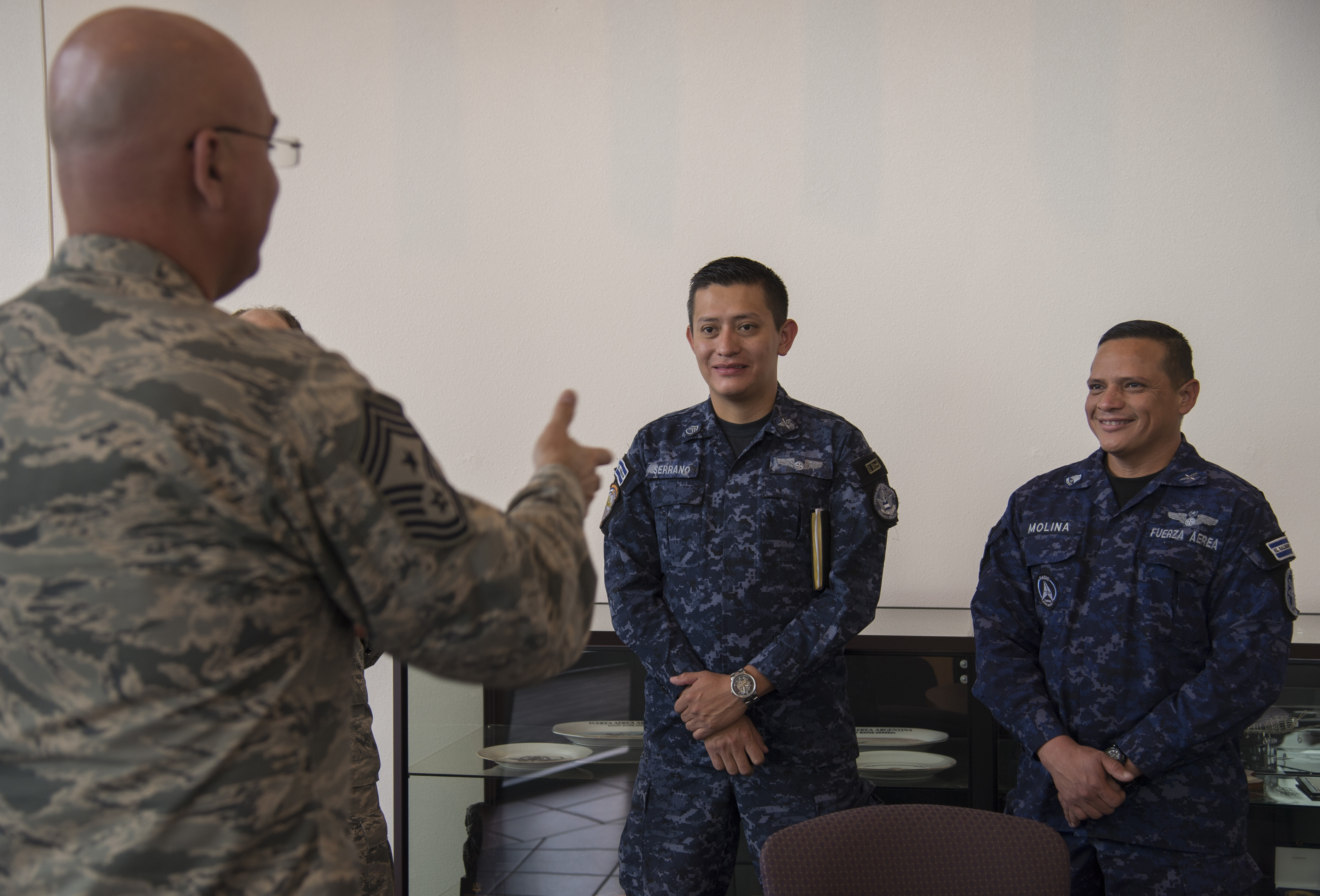 US, Salvadoran Airmen share night vision knowledge