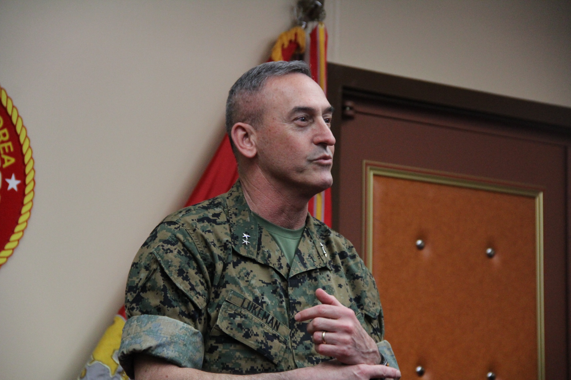 Post-command gift from MARFORK