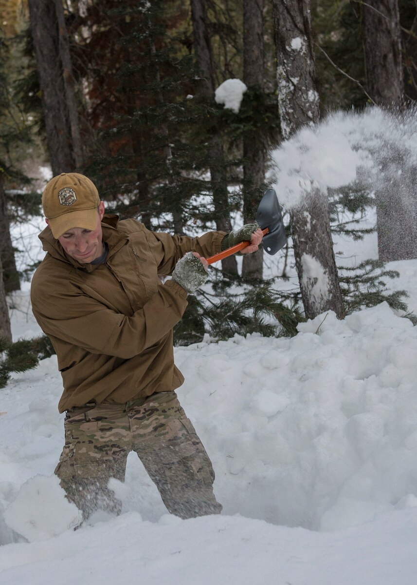 Marines battle the elements with SERE > Mountain Home Air Force Base ...
