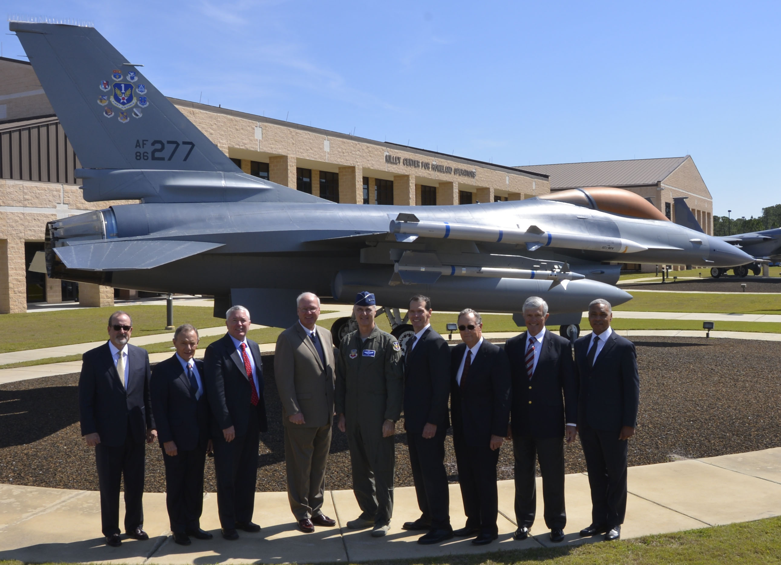 Past and present 1st AF commanders meet to discuss future challenges ...