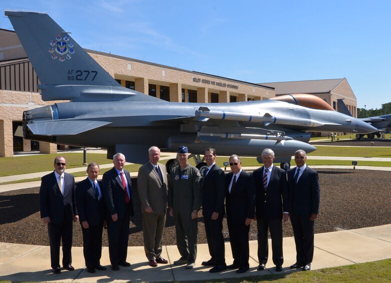 Past and present 1st AF commanders meet to discuss future challenges ...