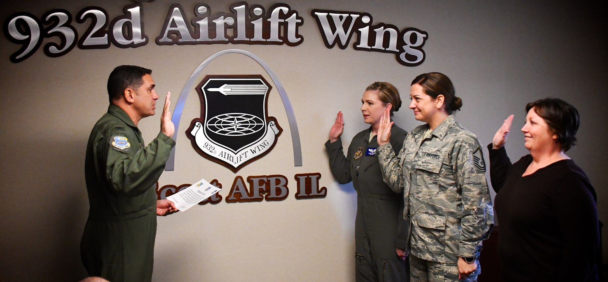 Wing Inspection Team takes oath > 932nd Airlift Wing > Article Display