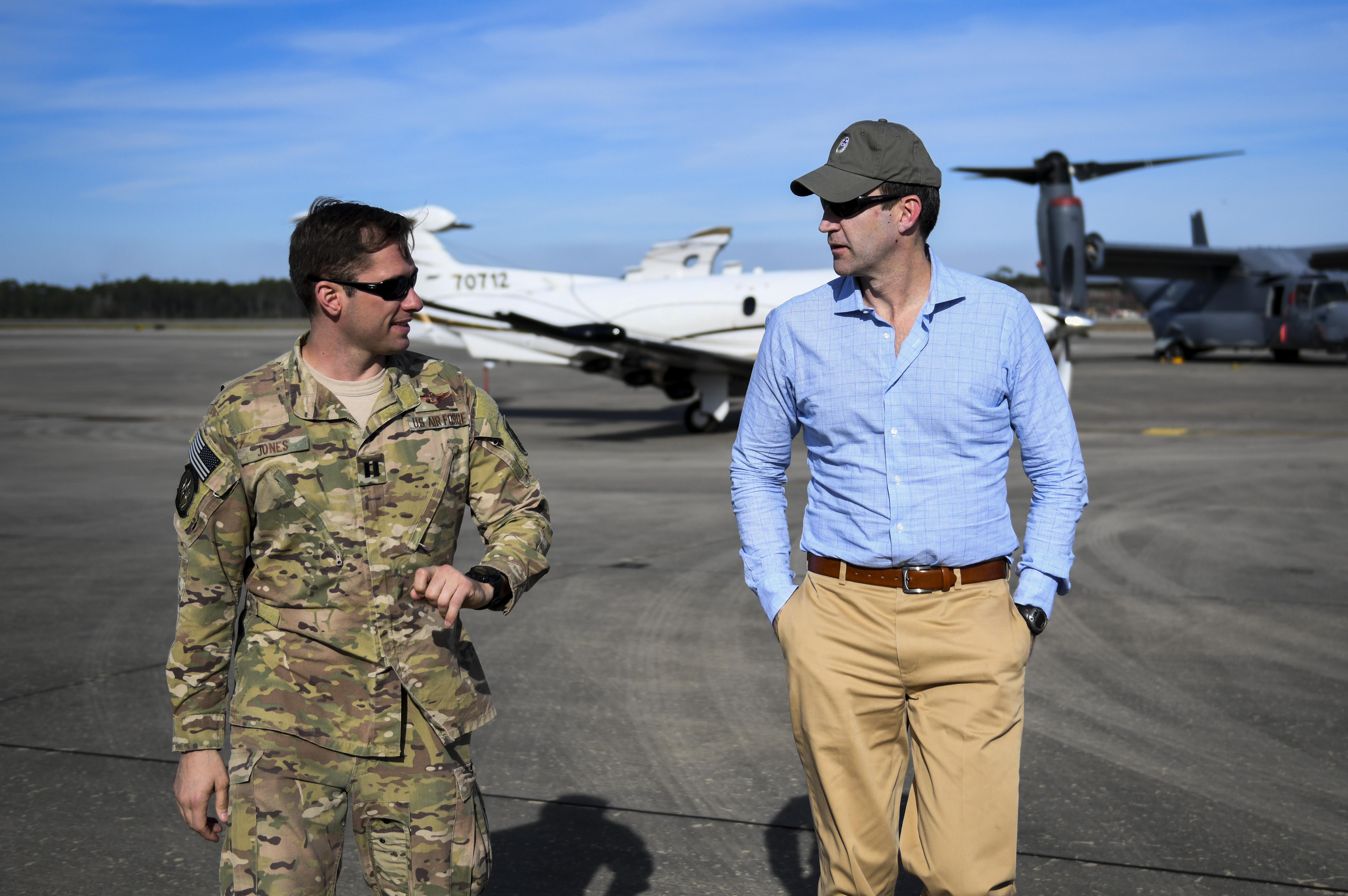 ASD/SOLIC visits AFSOC > Air Force Special Operations Command > Article ...