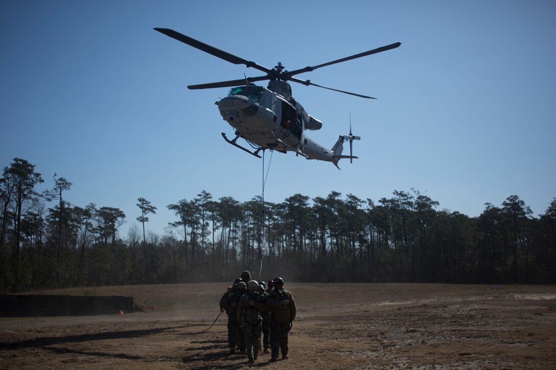 Marines conduct SPIE training for HRST course