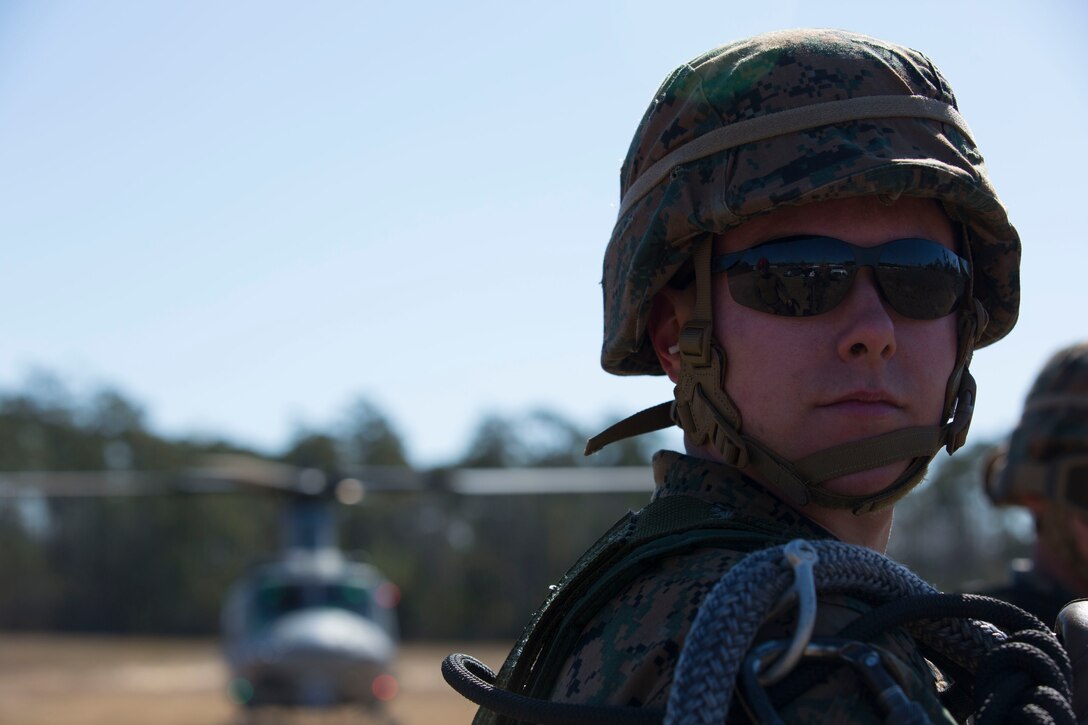 Marines conduct SPIE training for HRST course