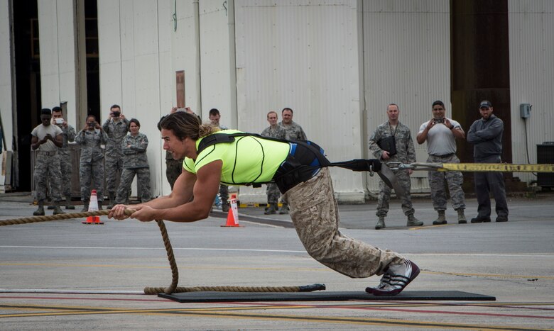 Air Expo performer pulls off the impossible > 315th Airlift Wing ...