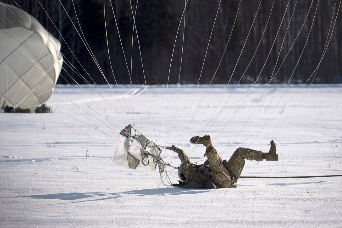Spartan paratroopers go airborne