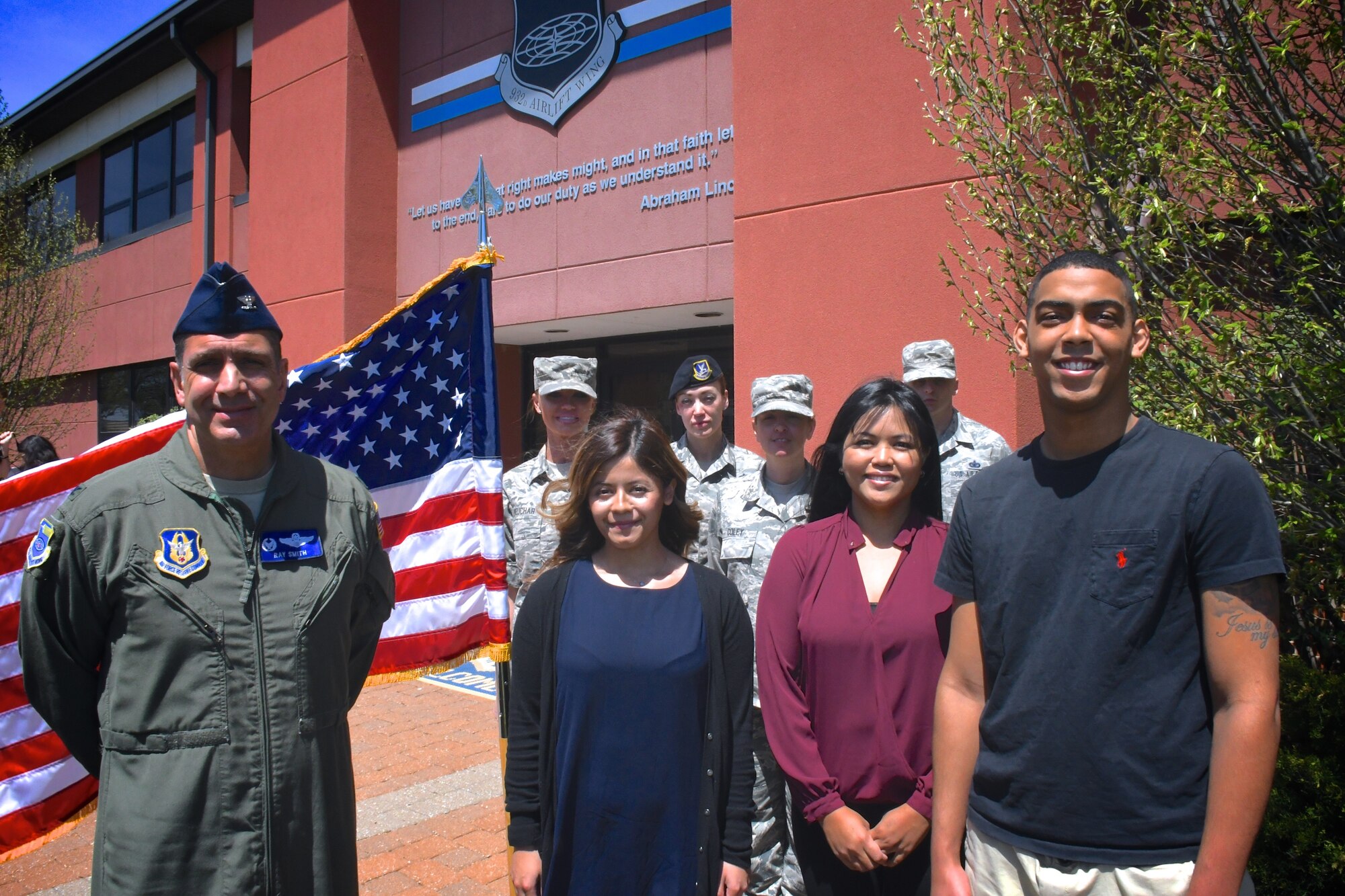 Commander welcomes three new Airmen > 932nd Airlift Wing > Article Display