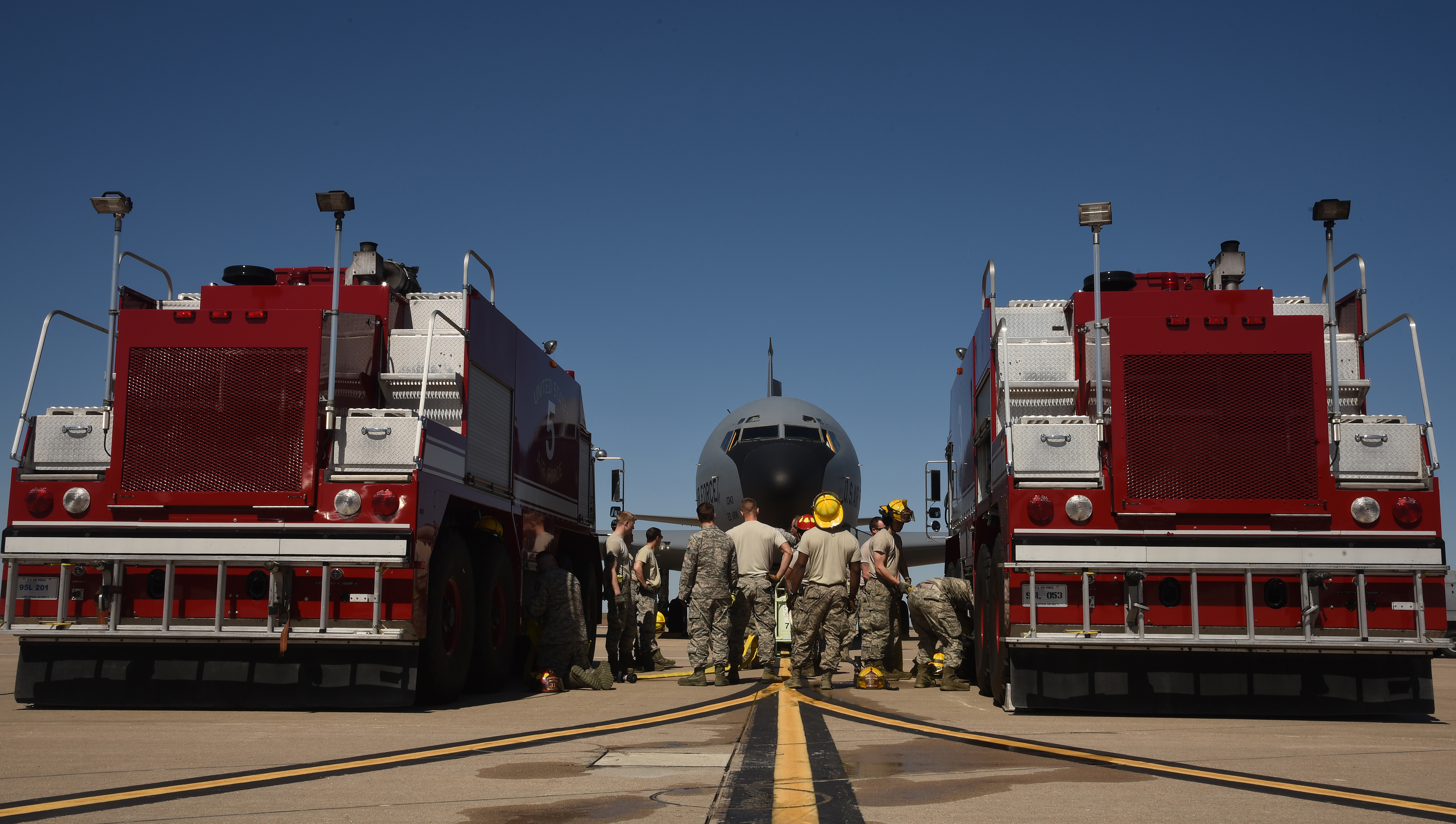 Fire training on the flight line > McConnell Air Force Base > News