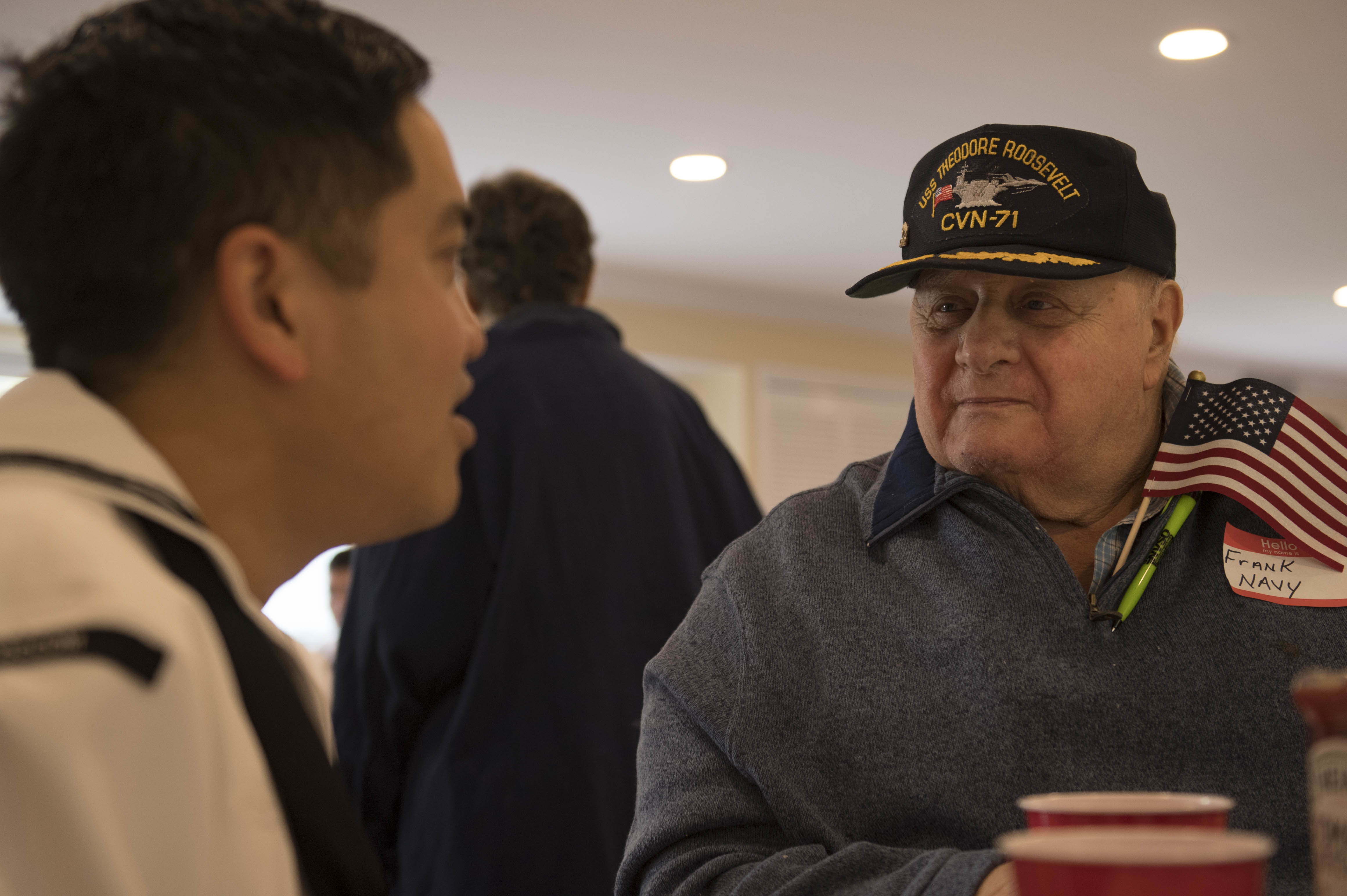 Sailors, Marines Visit Veterans > United States Navy > News Stories