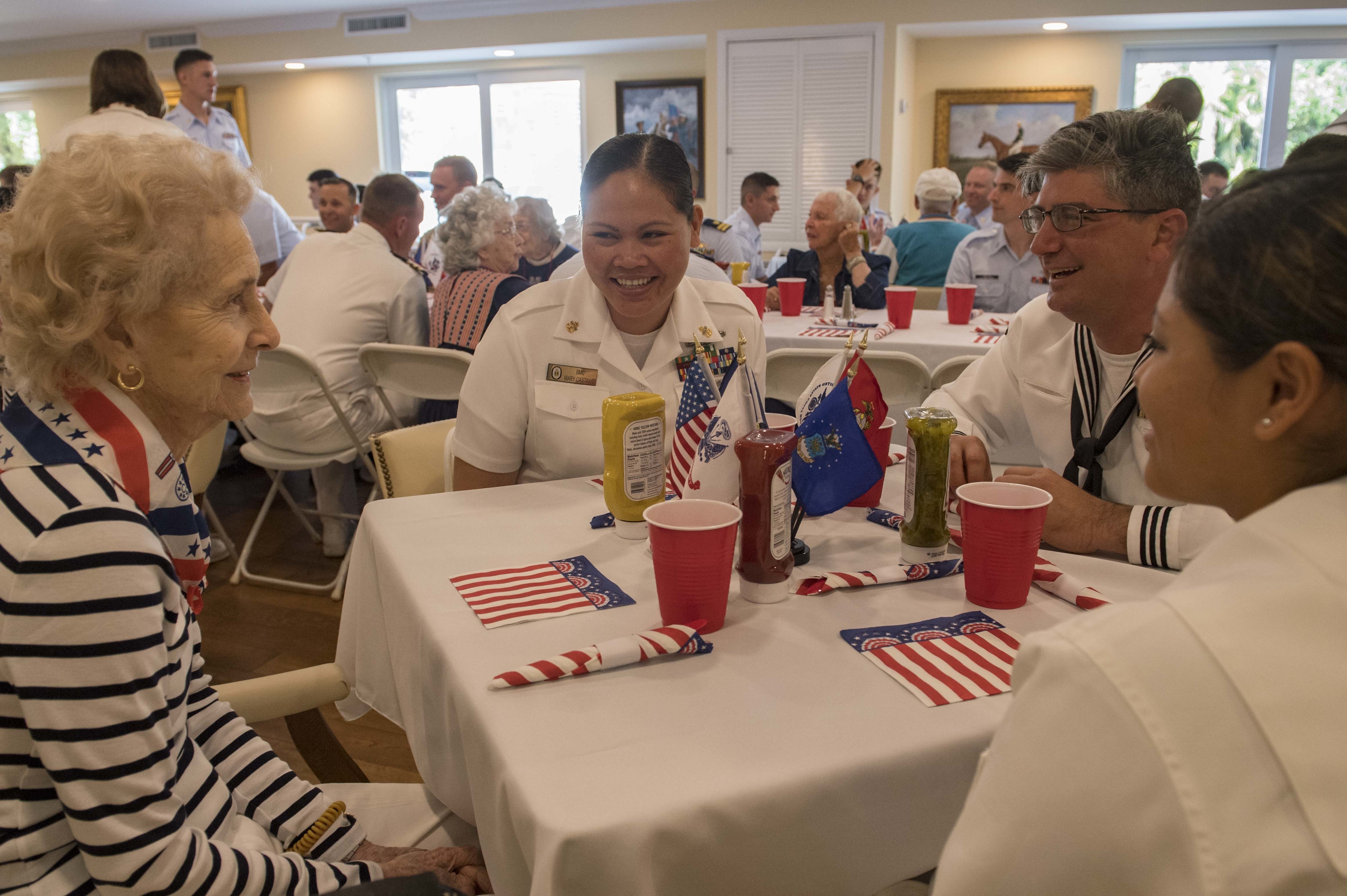 Sailors, Marines Visit Veterans > United States Navy > News Stories