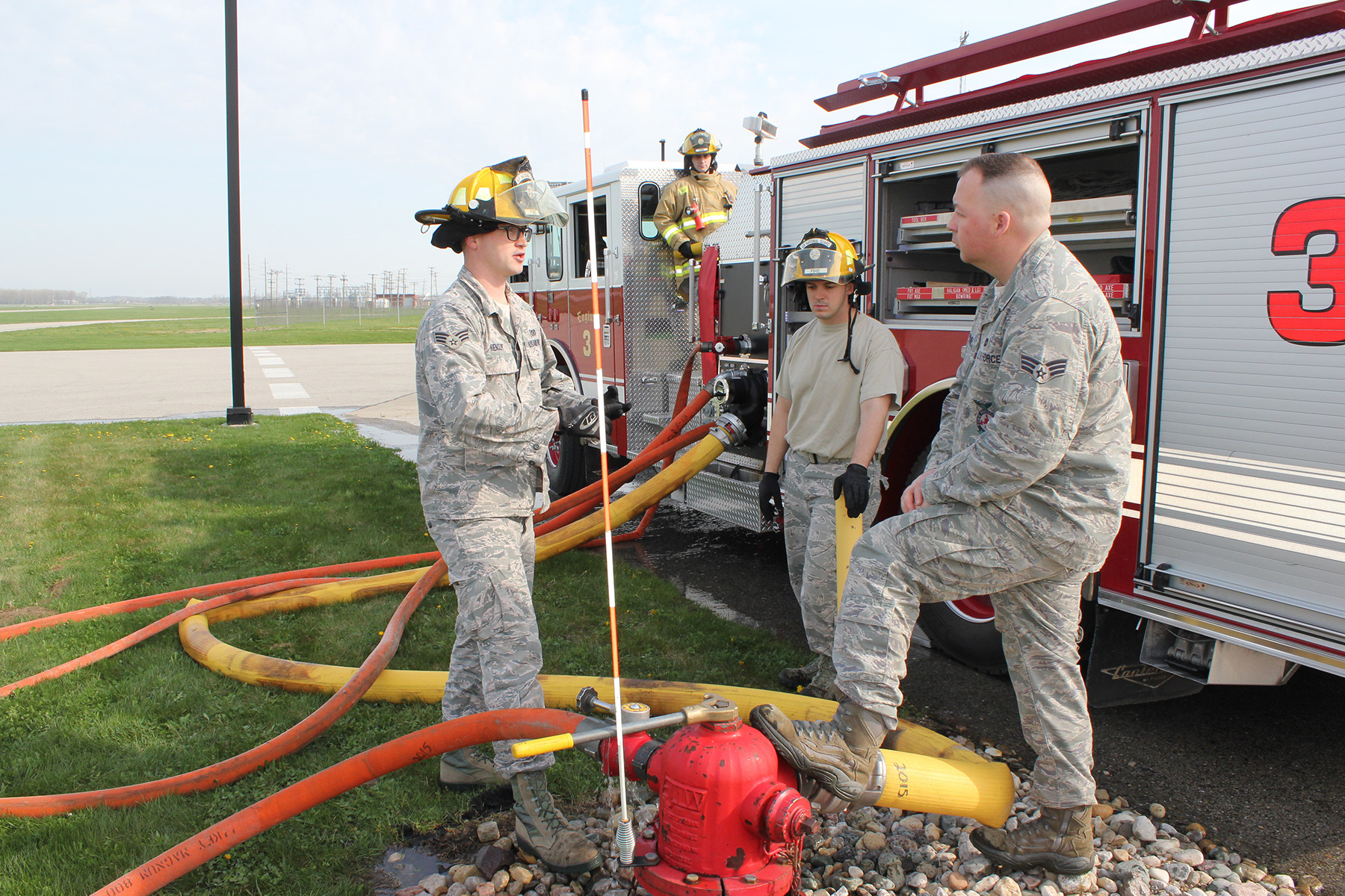 127th Firefighters are ready on a moments' notice > 127th Wing ...