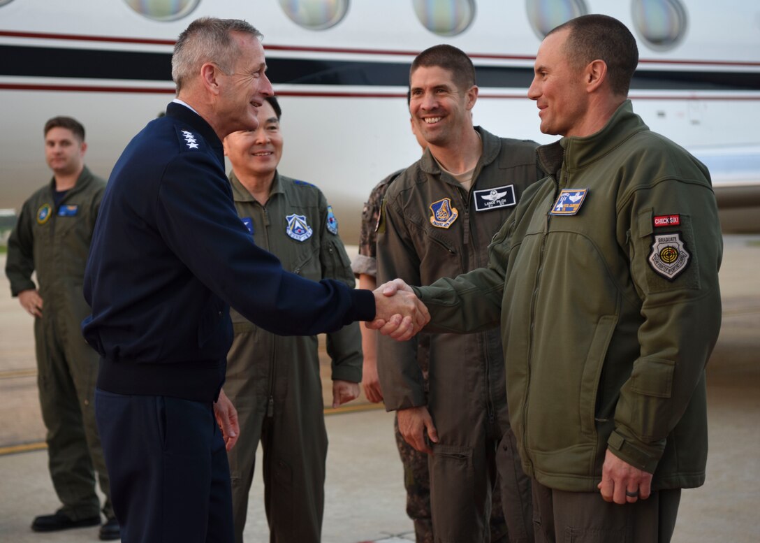 PACAF CC visits Osan