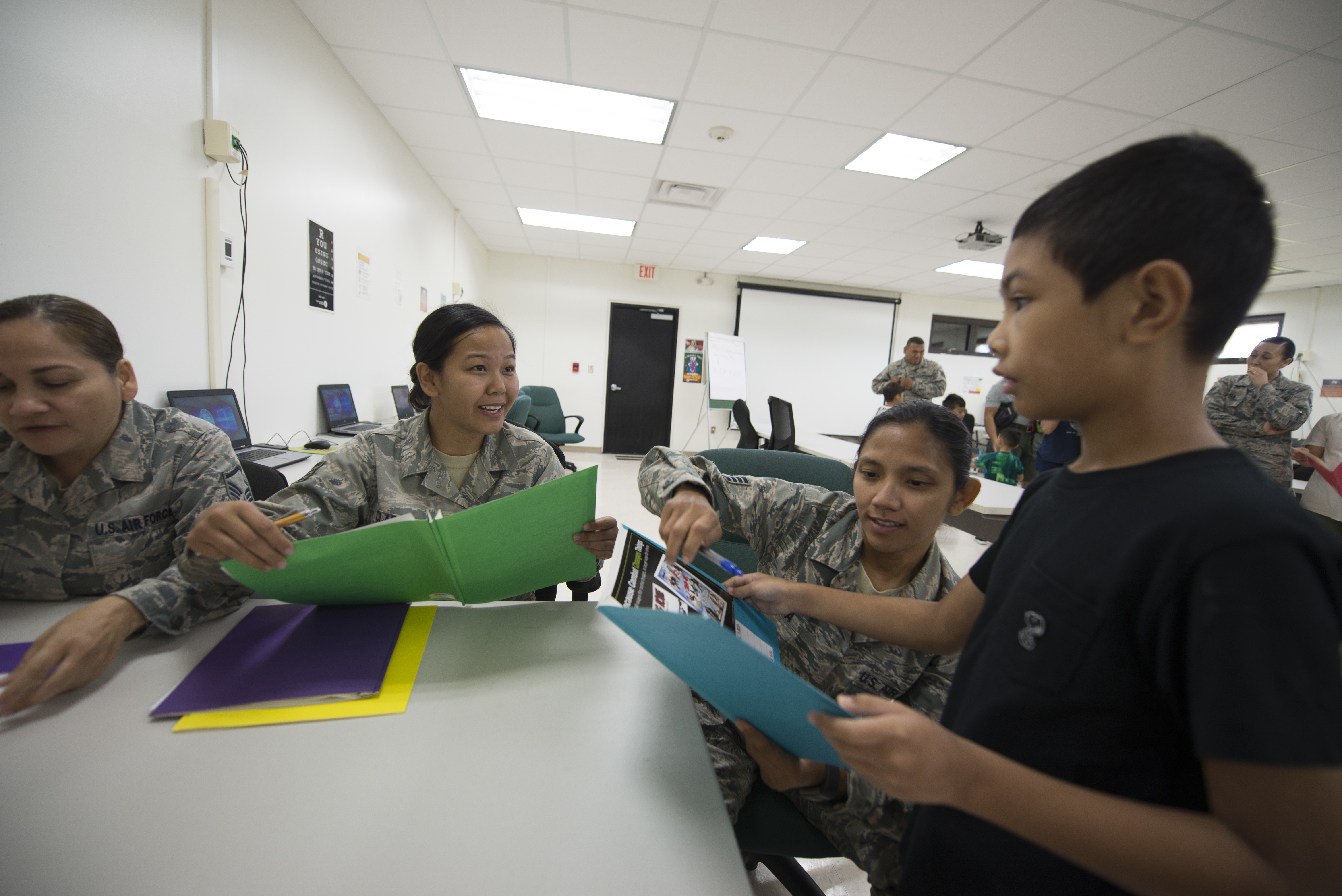 Reservist families, children learn about military life > Andersen Air ...