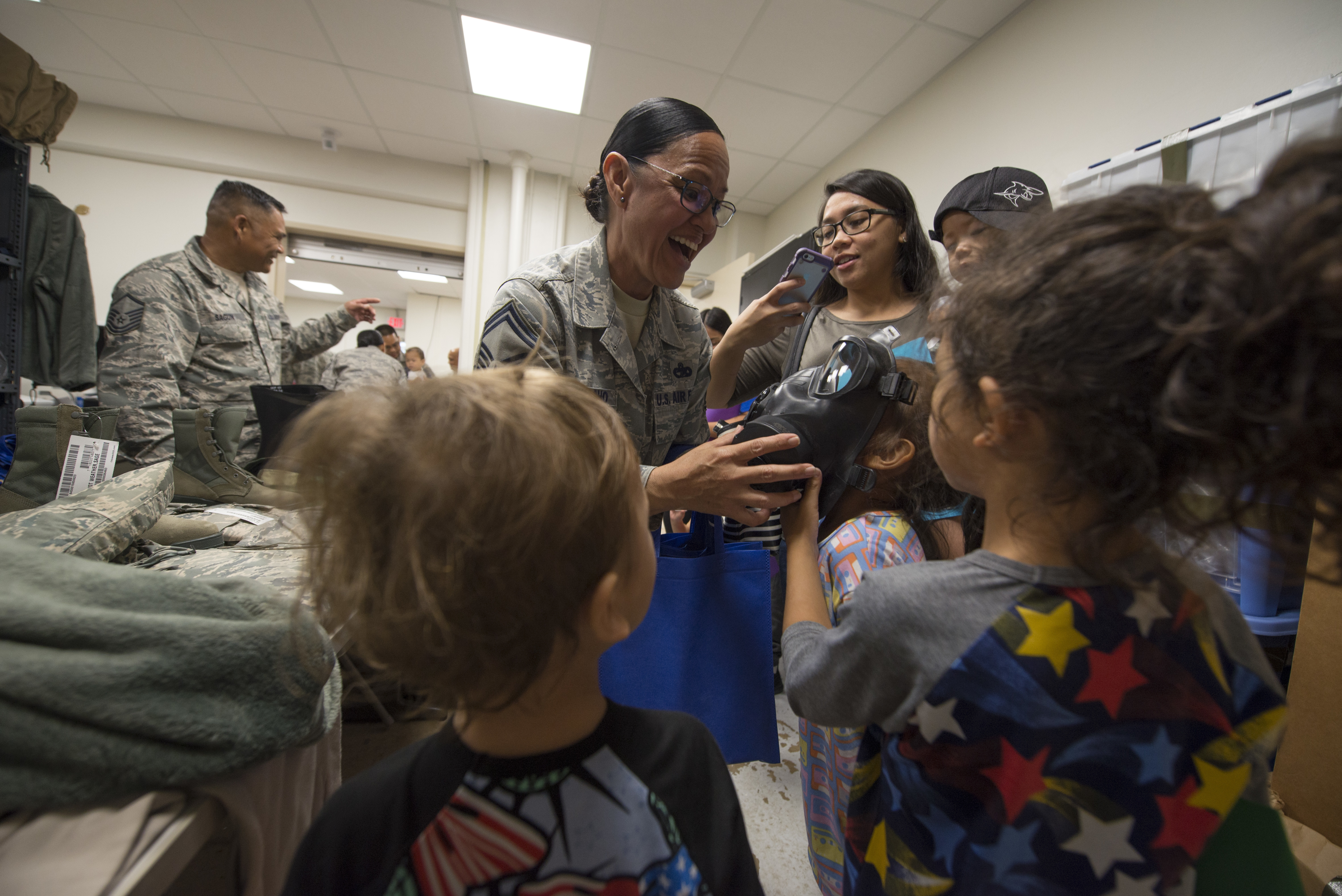 Reservist families, children learn about military life > Andersen Air ...