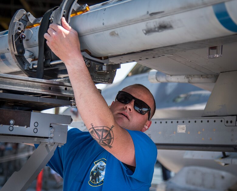 Loadcrew finds winning balance > Air Force Materiel Command > Article ...