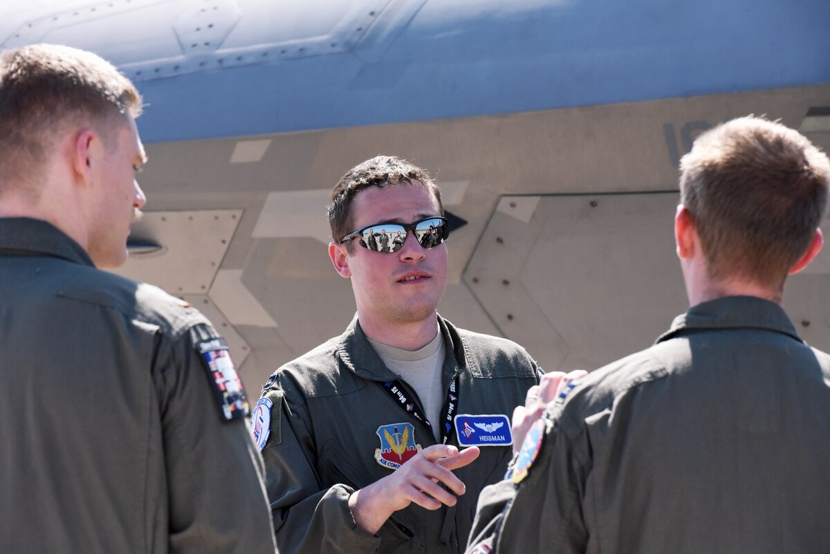 80th FTW aviators get close-up view of combat aircraft > Sheppard Air ...