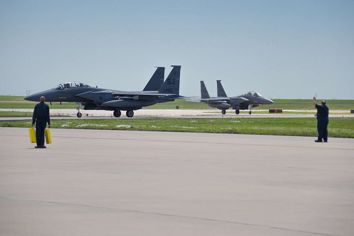 80th FTW aviators get close-up view of combat aircraft > Sheppard Air ...