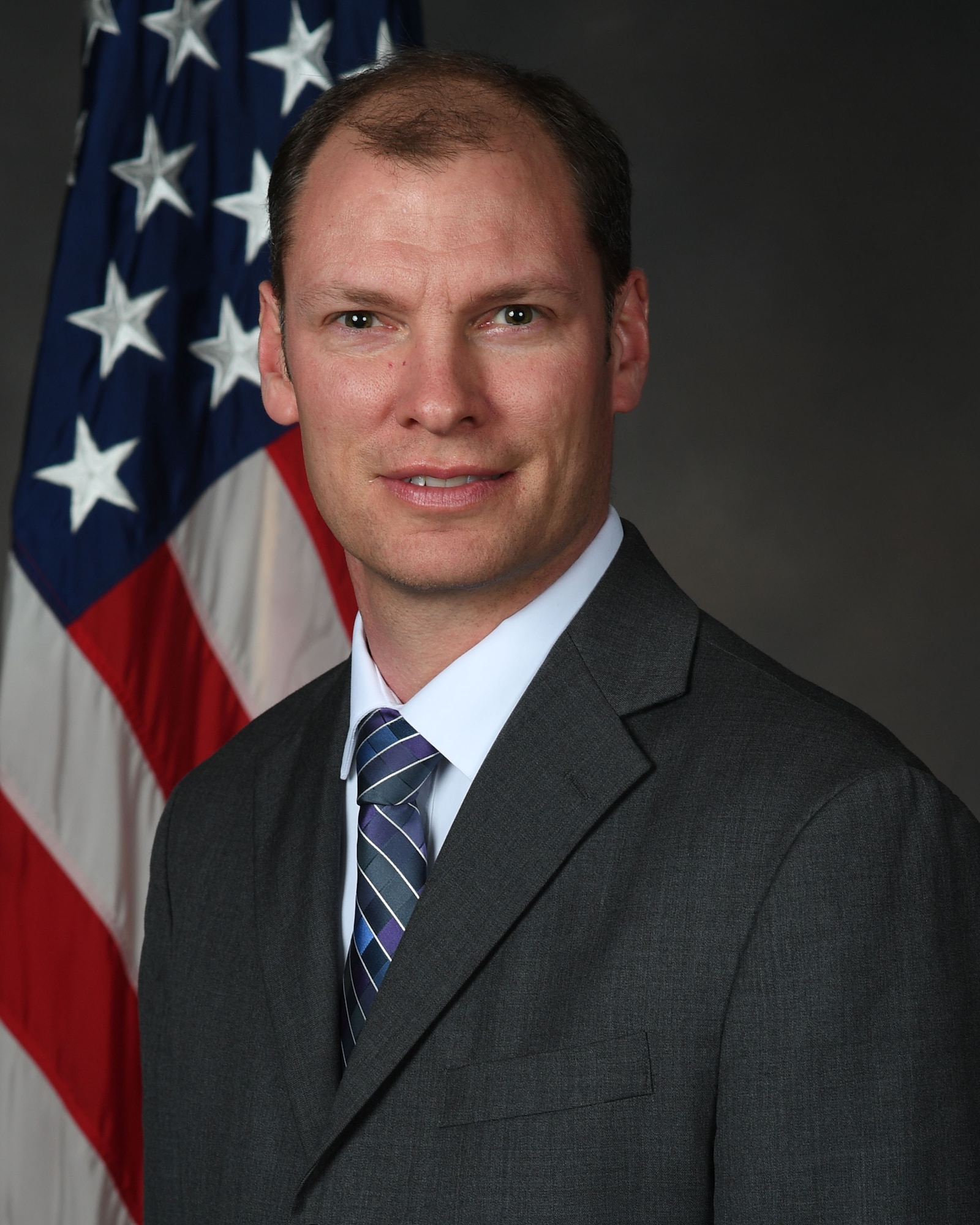 RICHARD E. KUTTER > Air Force > Biography Display