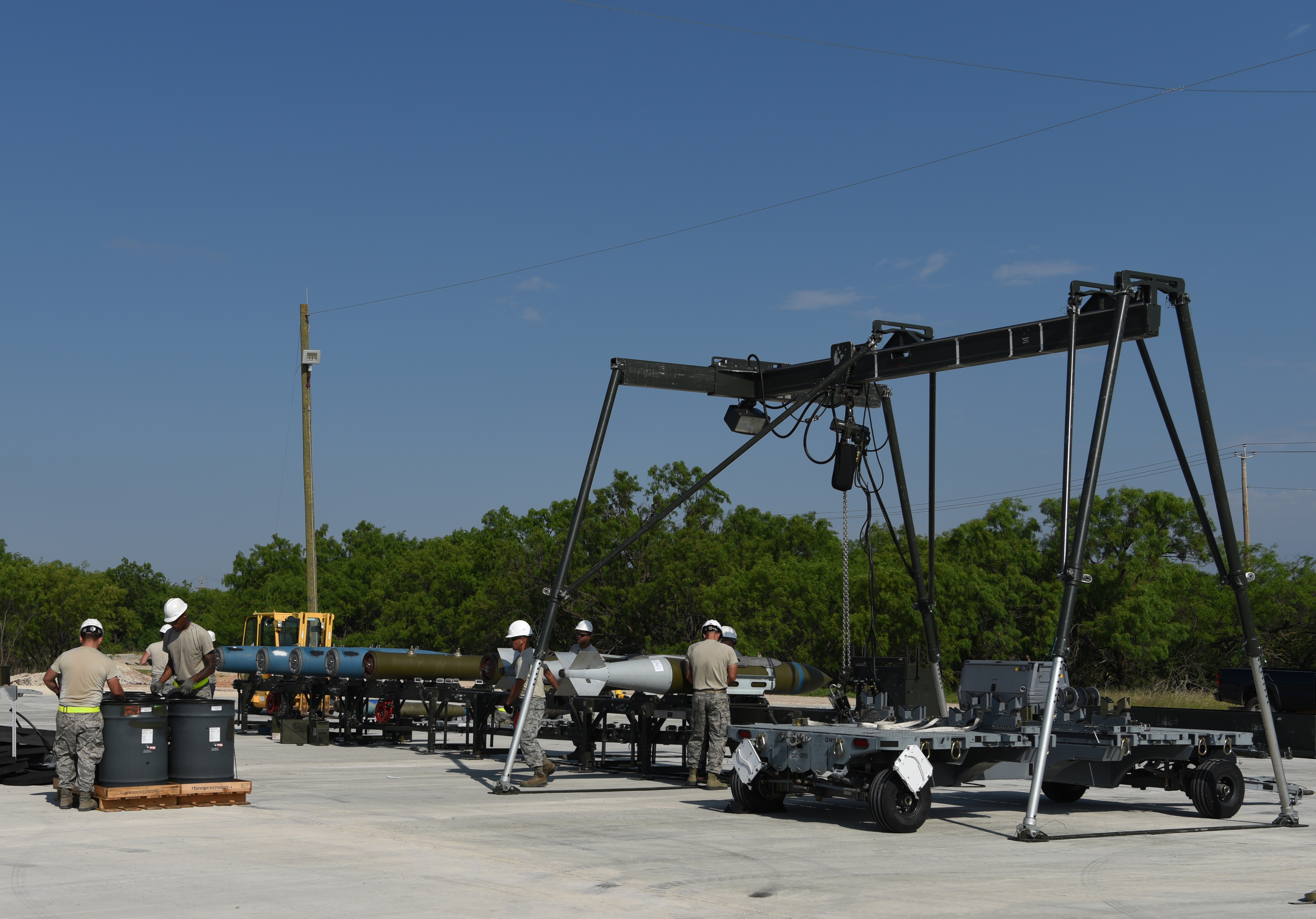 7th MUNS completes first bomb build on new MAC Pad > Dyess Air Force ...