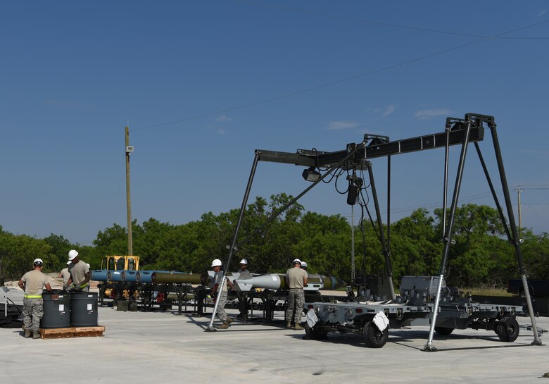7th MUNS completes first bomb build on new MAC Pad > Dyess Air Force ...