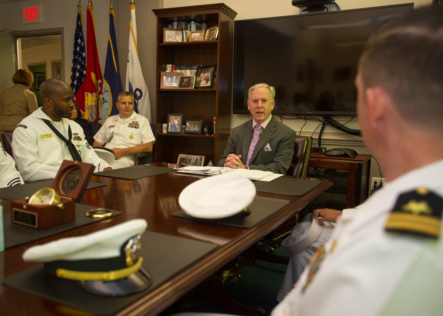 18 Navy Recruiters Worldwide Receive Top Recognition > United States ...