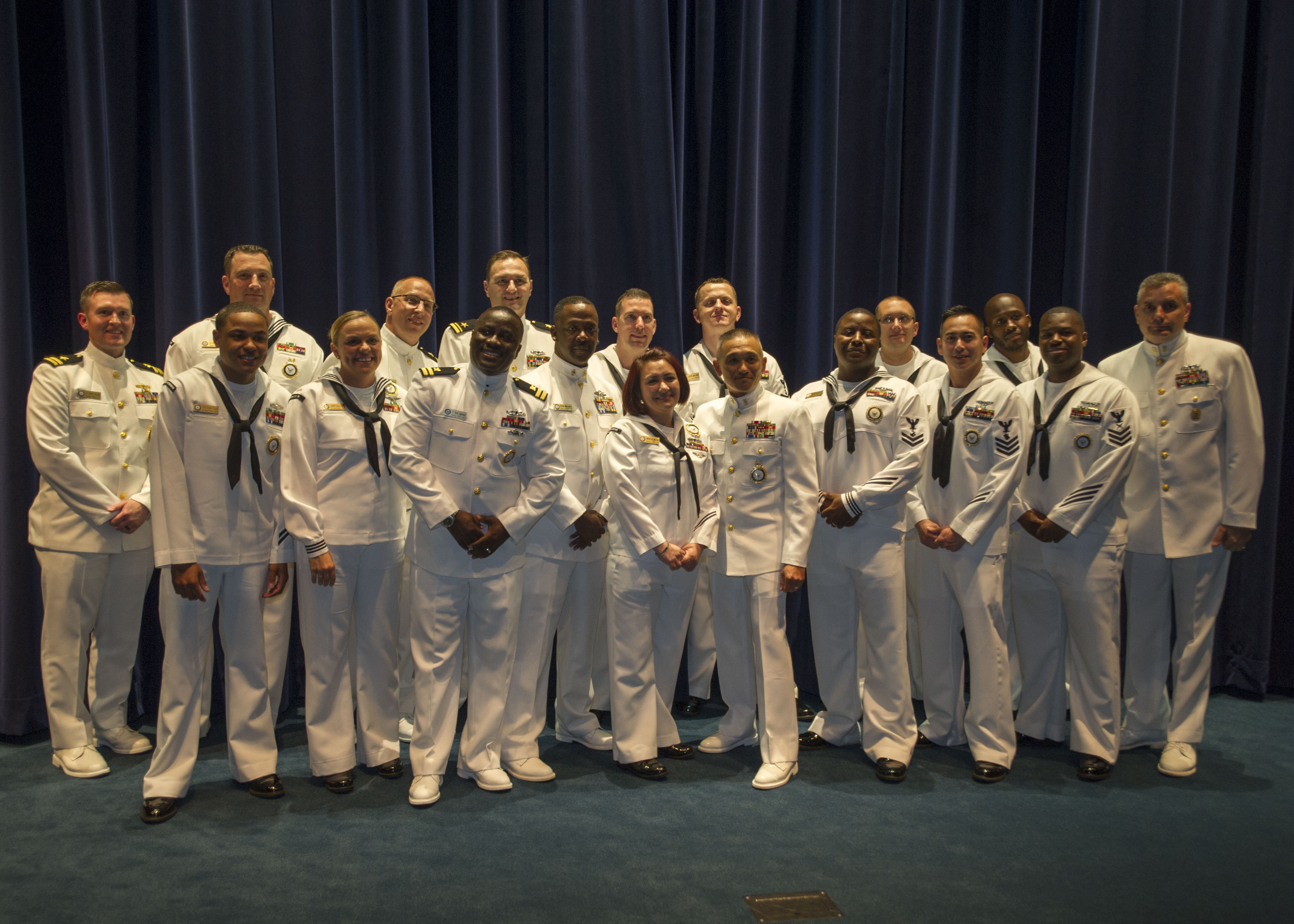 18 Navy Recruiters Worldwide Receive Top Recognition > United States ...