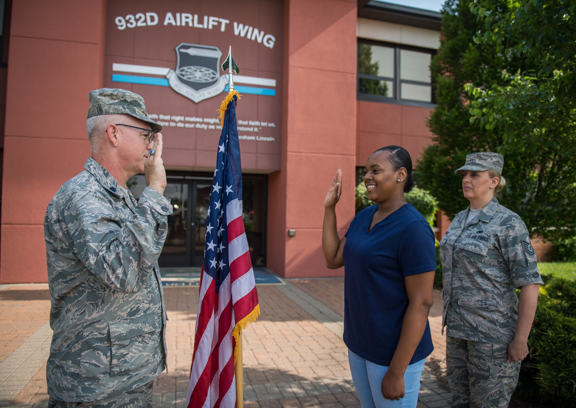 Citizen Airman inspires newest citizen Airman > 932nd Airlift Wing ...