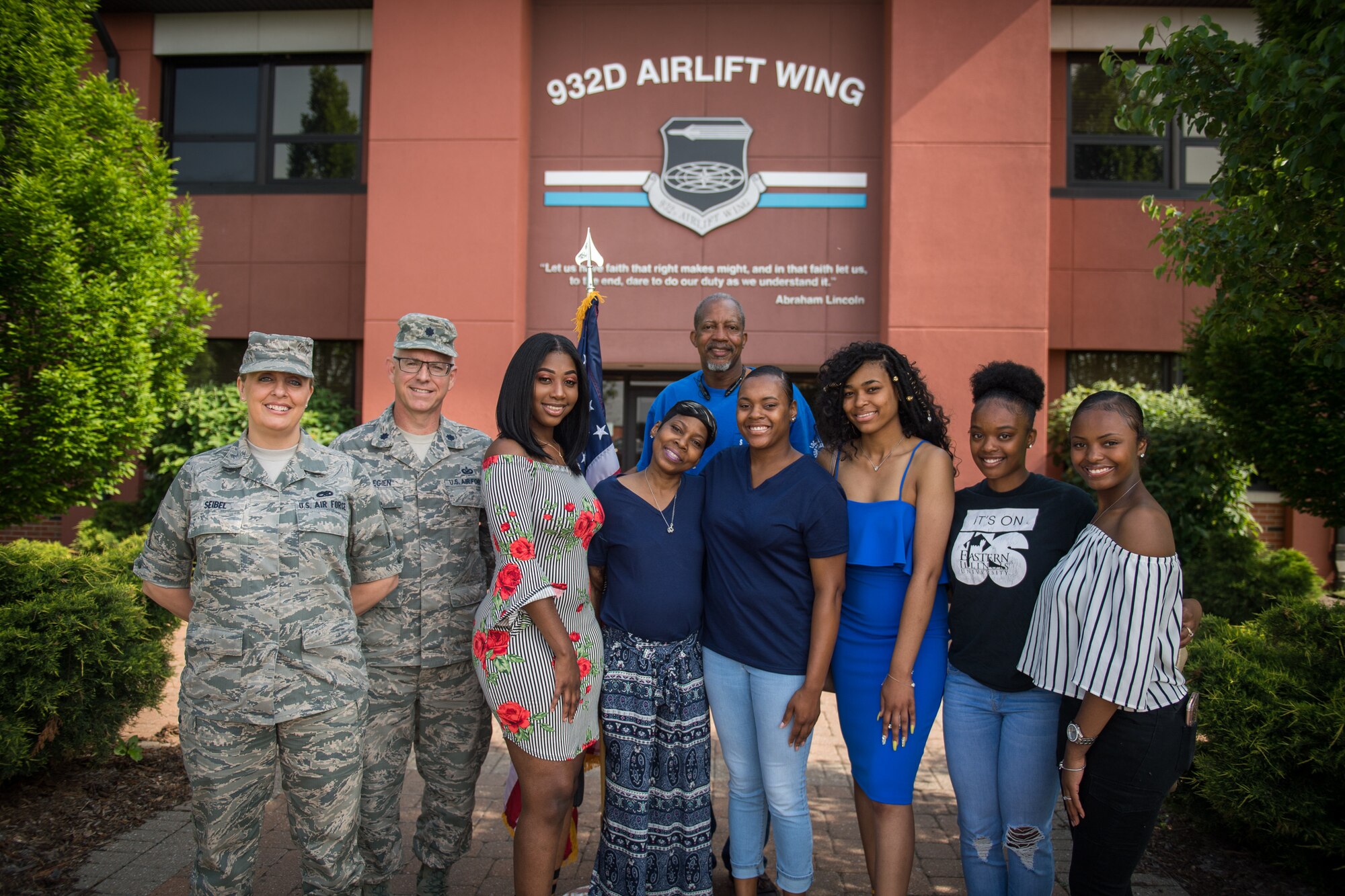 Citizen Airman inspires newest citizen Airman > 932nd Airlift Wing ...