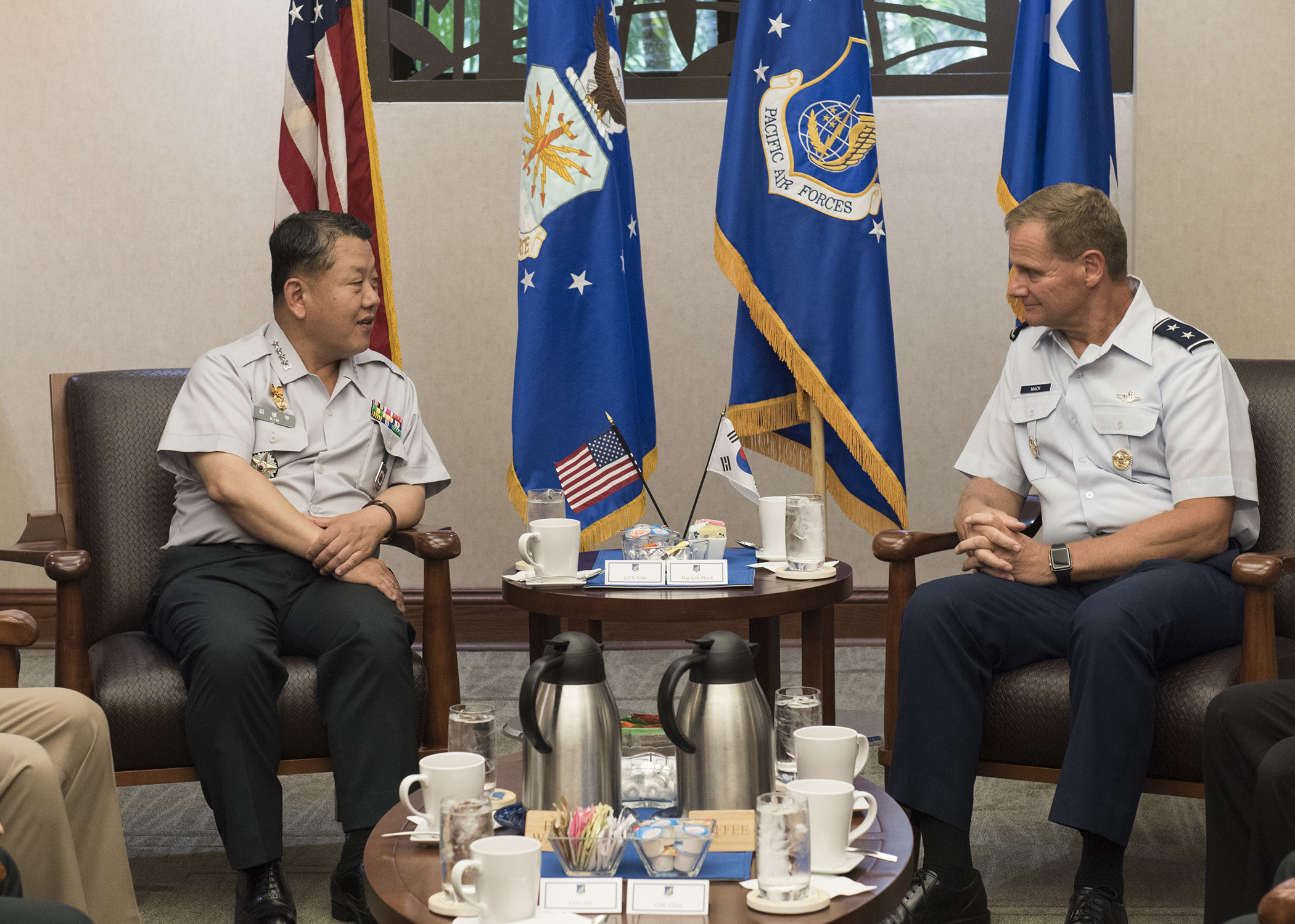 Combined Forces Command deputy commander visits PACAF > Pacific Air ...