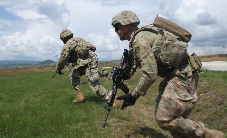 3-61 CAV Practices Advanced Rifle Marksmanship and Individual Movement ...