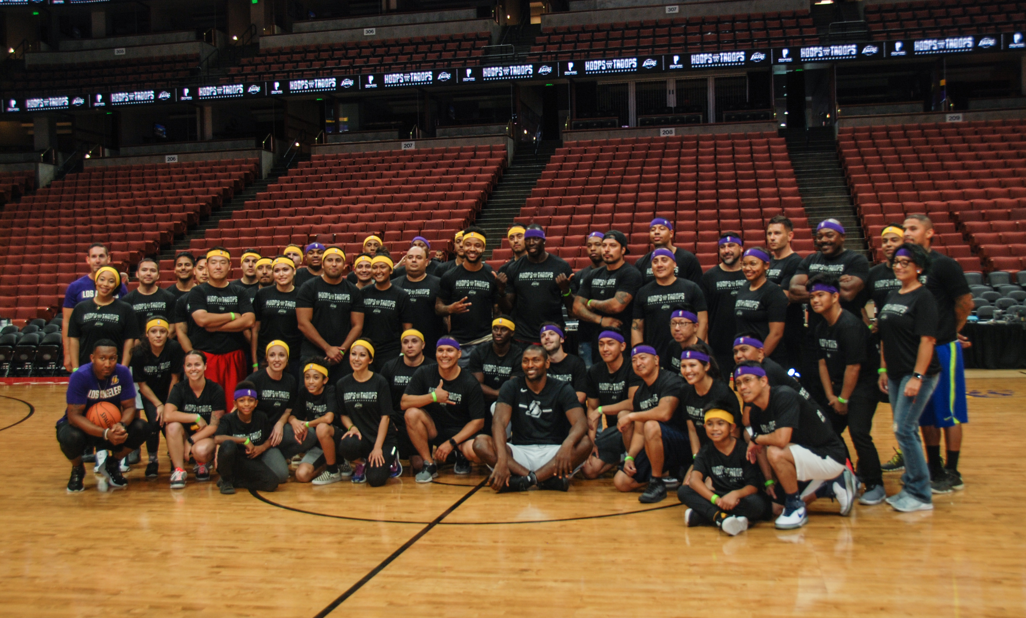 Team March Shoots Hoops with Los Angeles Lakers > March Air Reserve ...