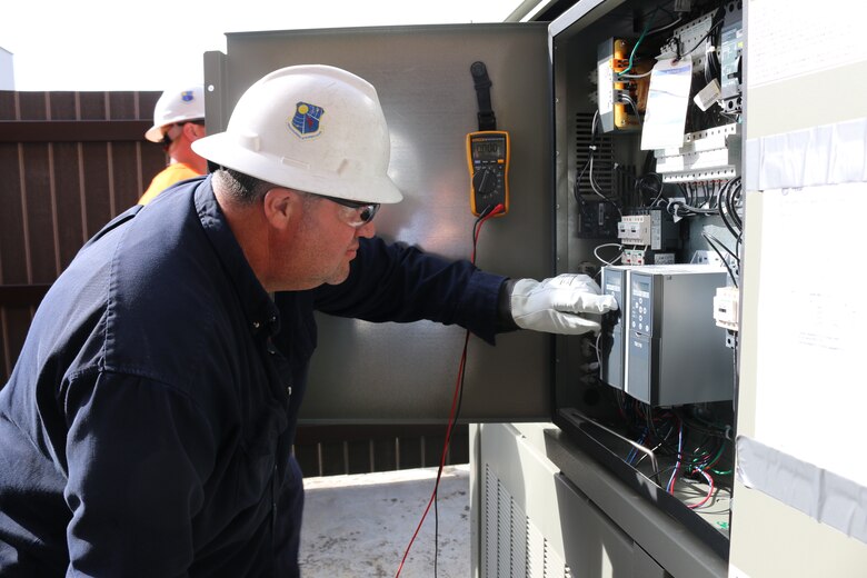 HVAC crew keeps things cool while taking heat > Arnold Air Force Base ...