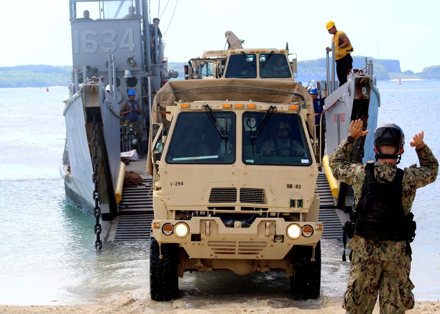 USS Ashland continues FEMA support to CNMI > United States Navy ...
