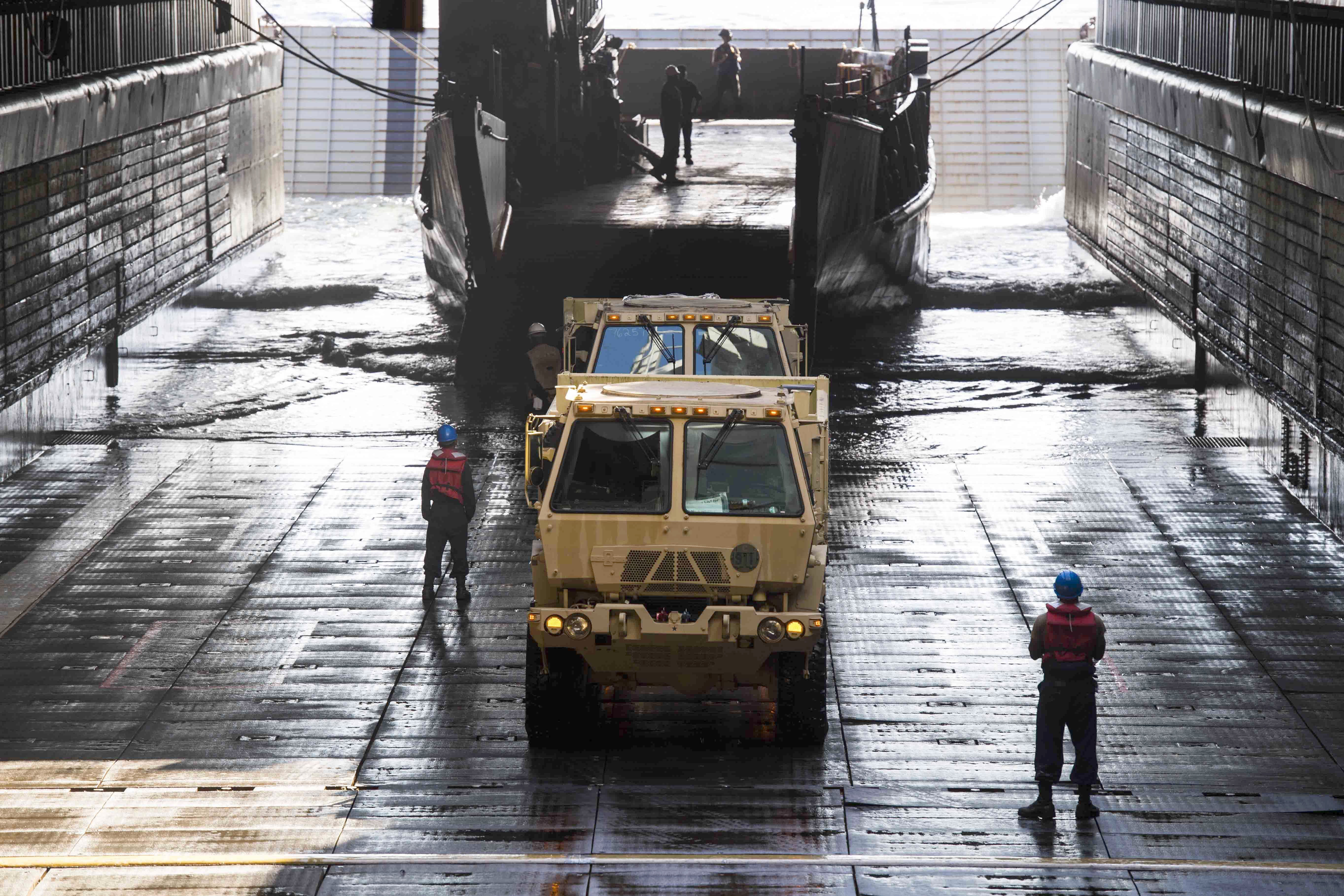 USS Ashland Completes Typhoon Recovery Mission in Northern Mariana ...