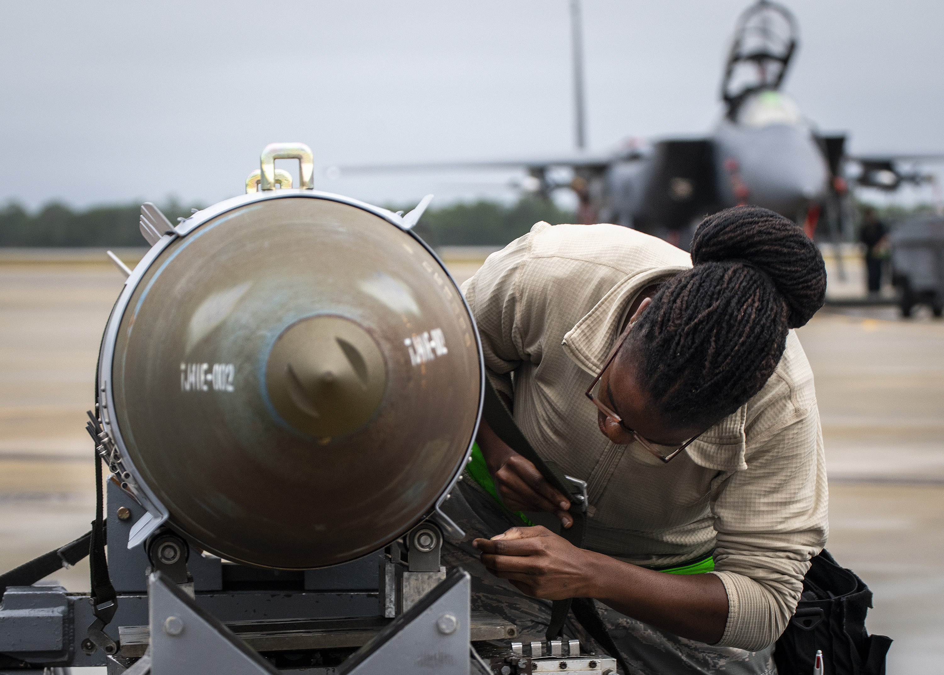Photos Dropping bombs: weapons load at Combat Hammer > Air Combat ...