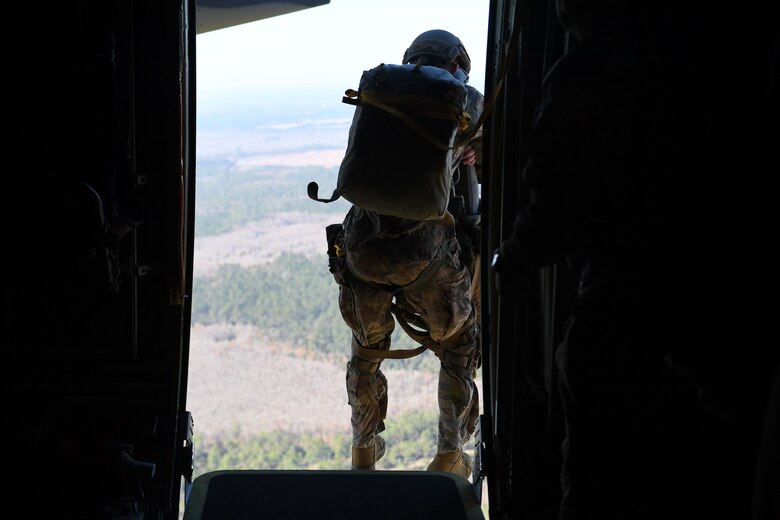 AGOW Airmen conduct static-line jumps > Moody Air Force Base > Article ...