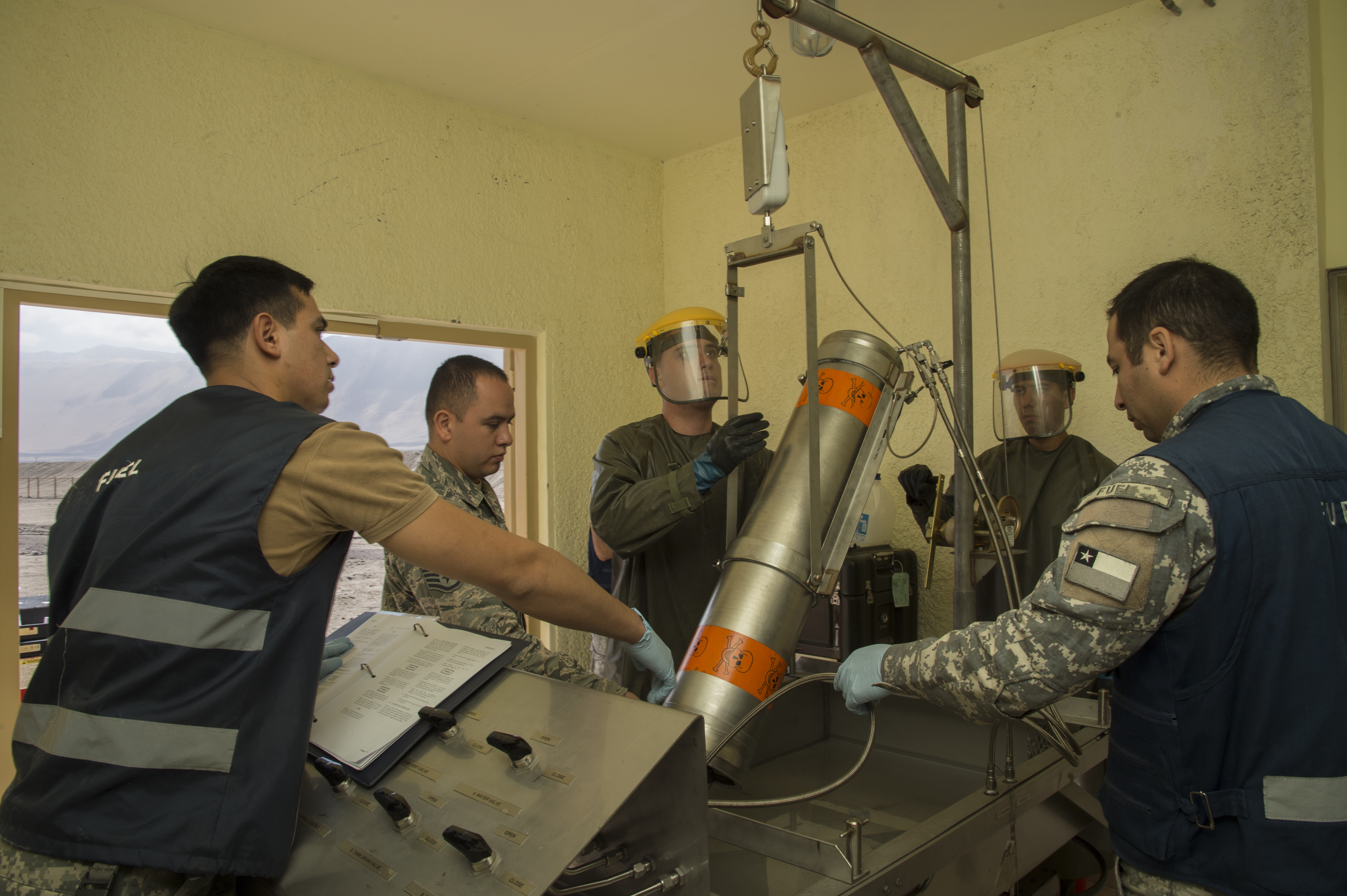 U.S. Air Force hydrazine team train Chilean Airmen > U.S. Southern ...