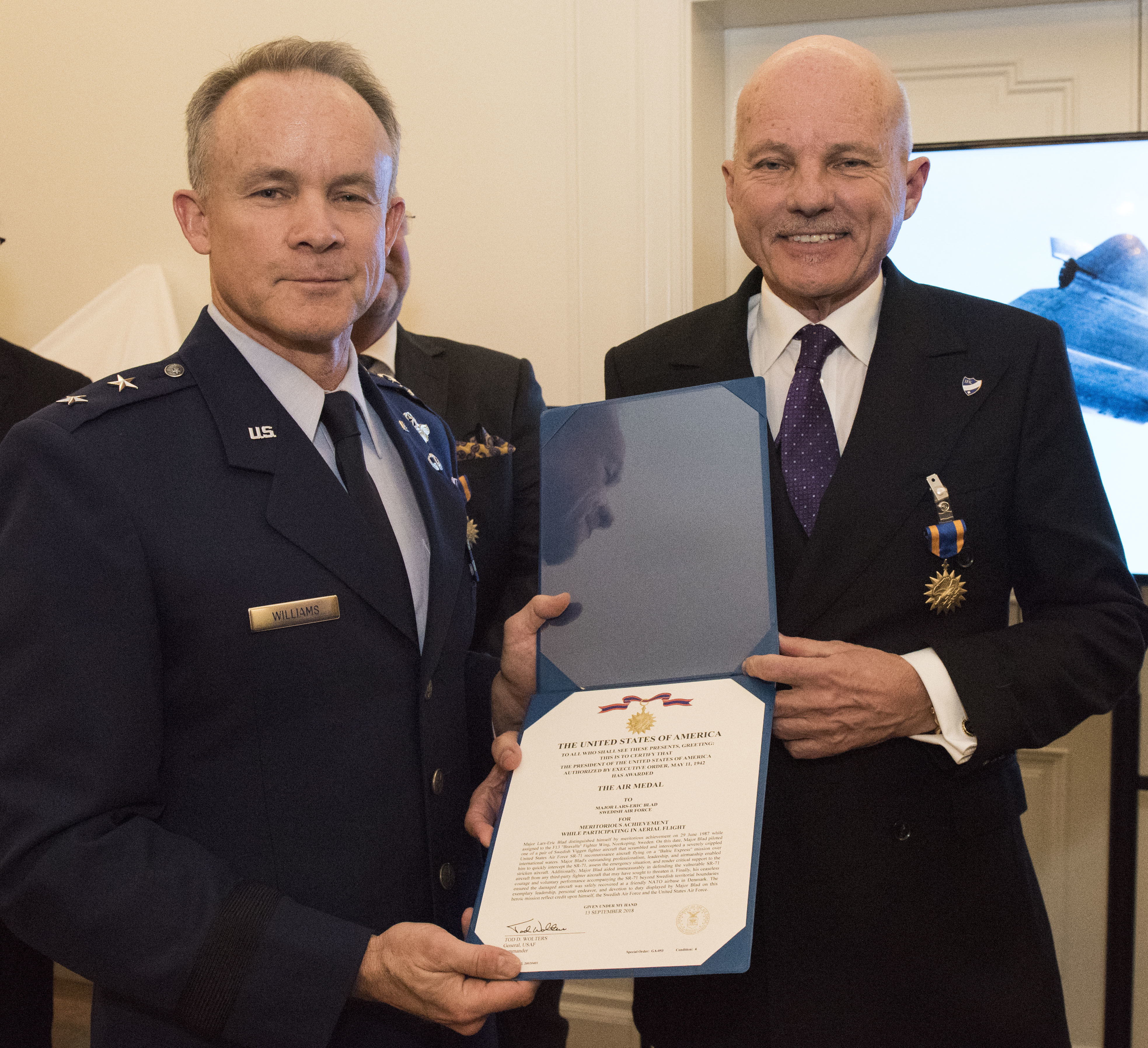 Swedish pilots presented with U.S. Air Medal > U.S. Air Forces in ...
