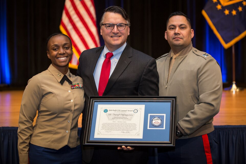 MCRC chief information officer earns DoD award > Marine Corps Recruiting Command > Article