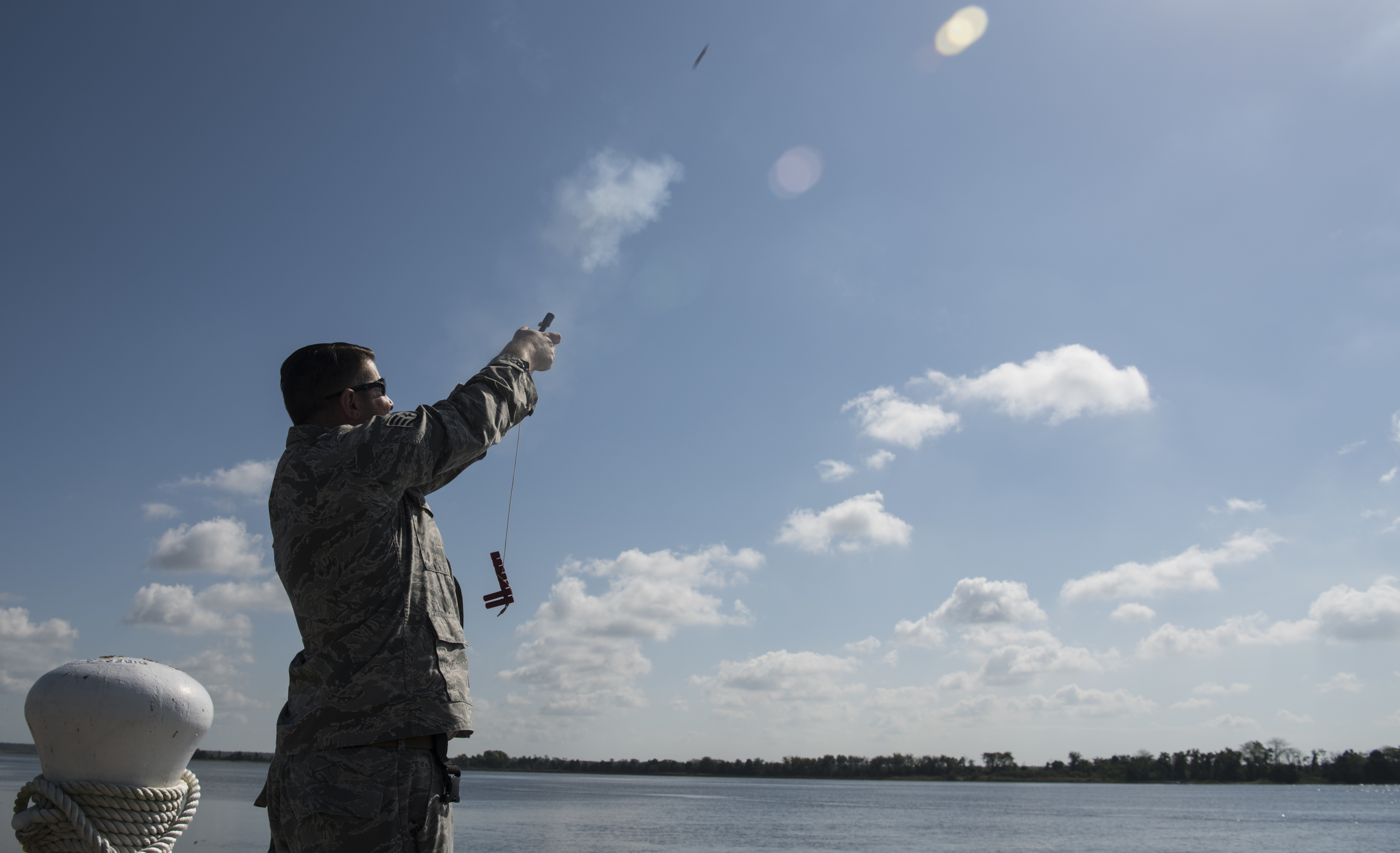Sailors navigate Airmen through joint boating course > Joint Base ...