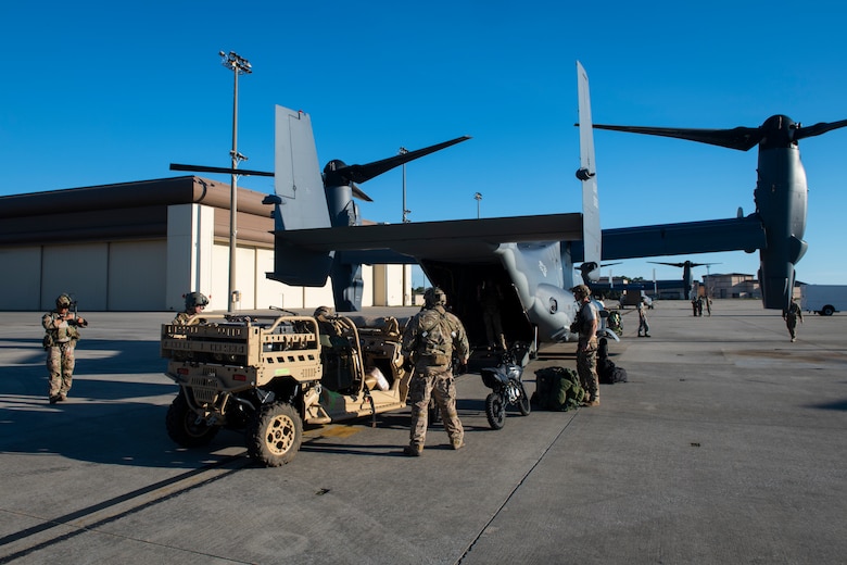 23rd STS hands off Hurricane Michael airfield operations to 821st CRG ...