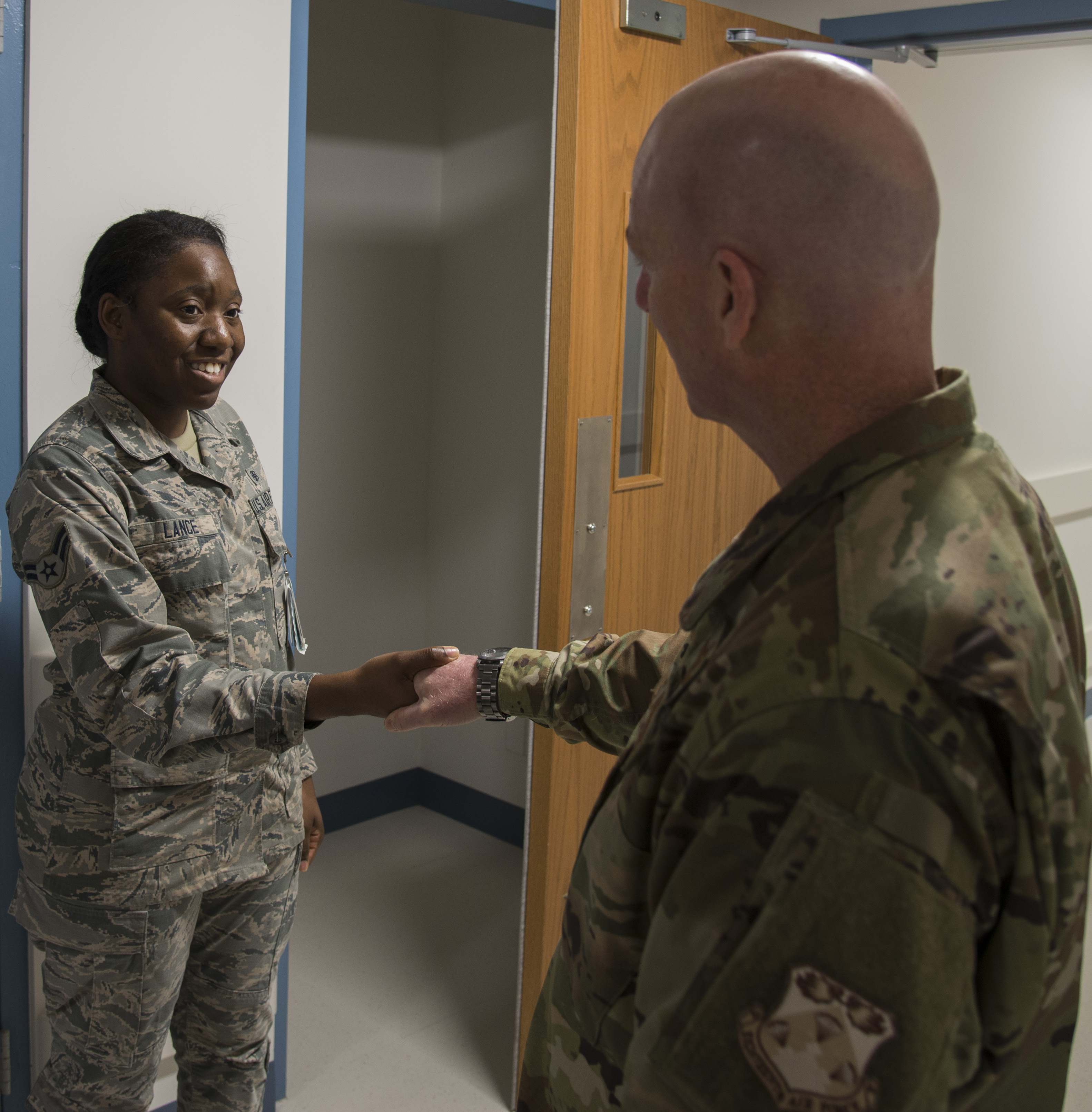 18th AF Commander visits Scott Air Force Base mobility wings > Air ...