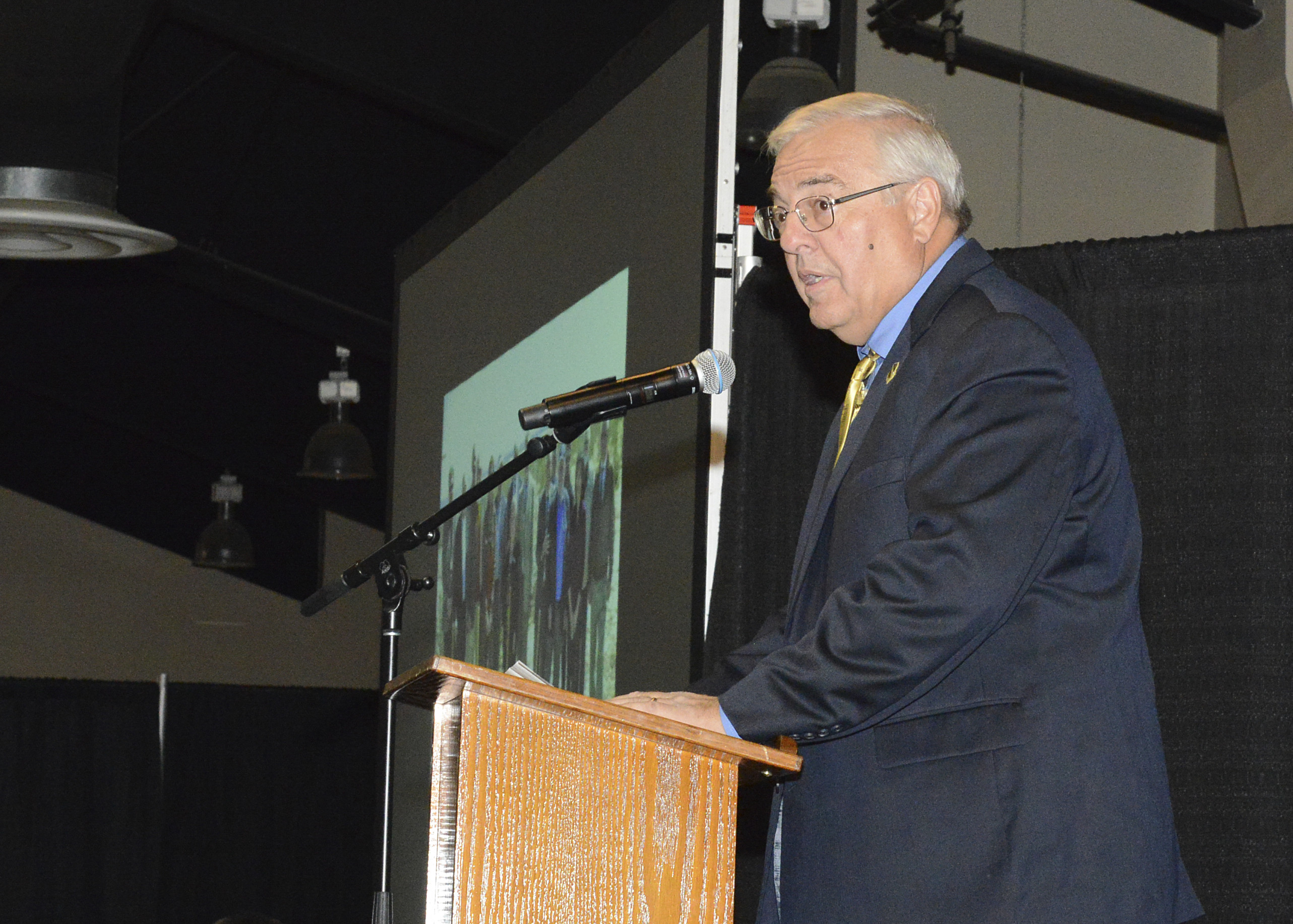 Gathering of Eagles honors women in flight test, raises funds for new ...