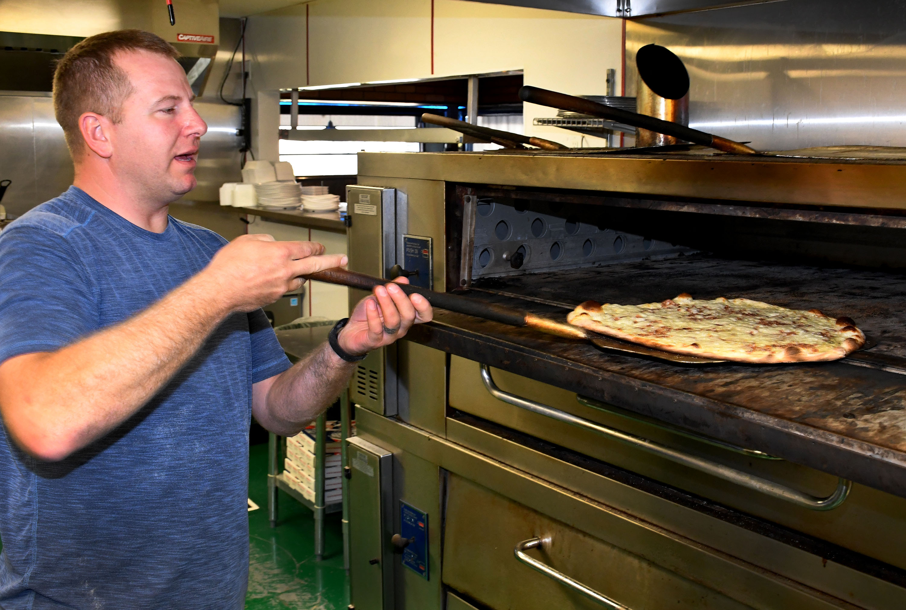 Idaho Army National Guard member builds pizza chain > National Guard ...