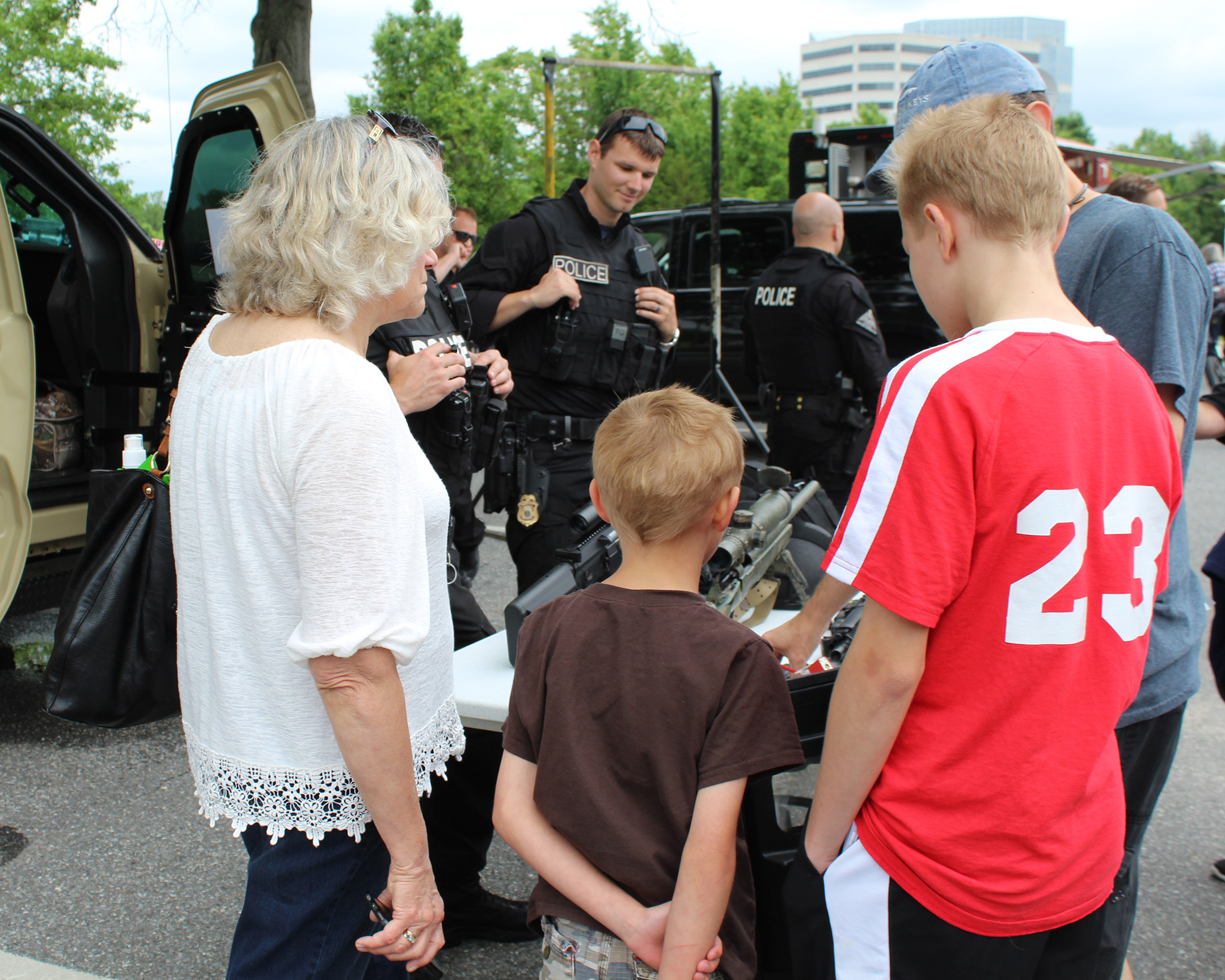 Armed Forces & National Police Celebration Brings Record Crowd to ...