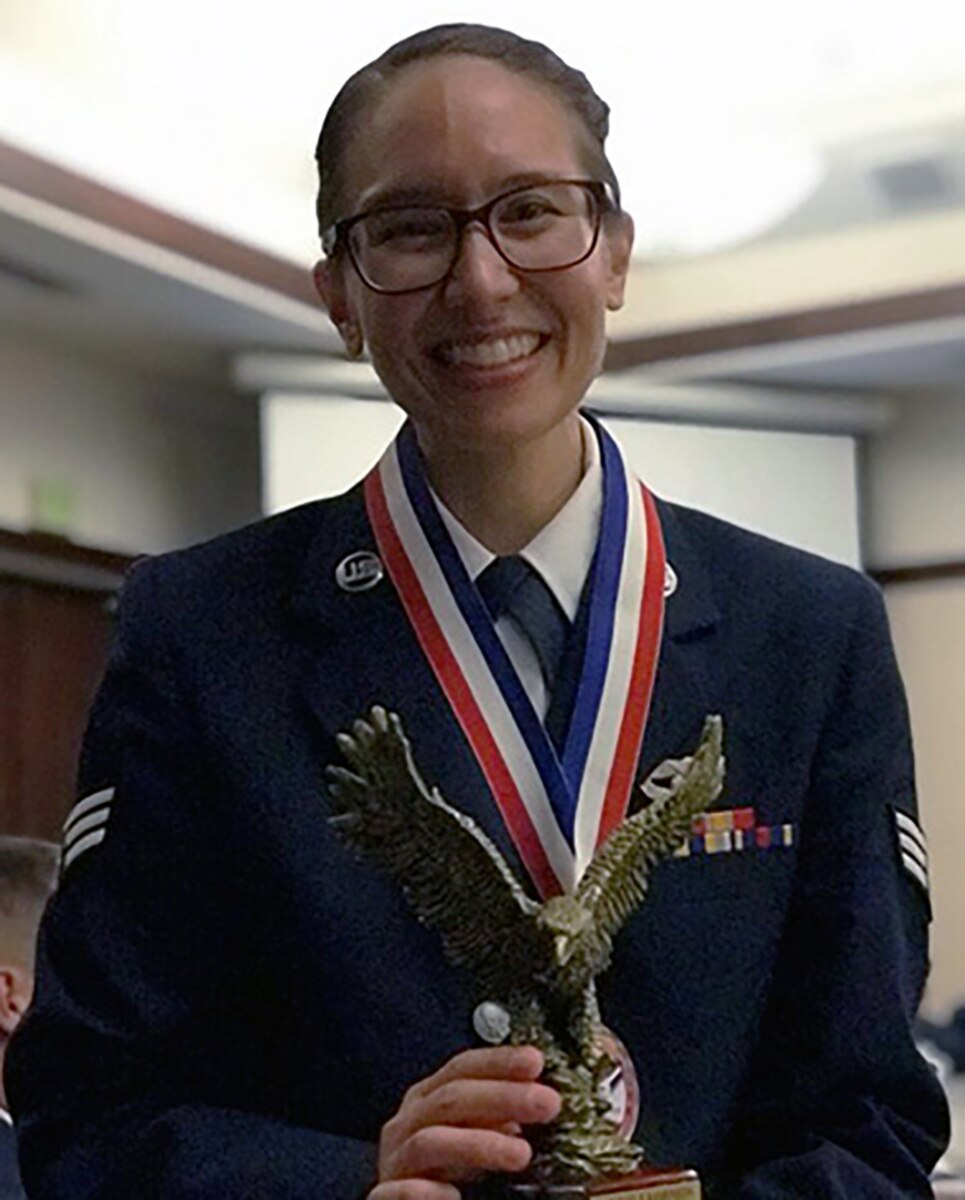 55th Aerial Port Squadron member named John Levitow Award winner at ALS ...