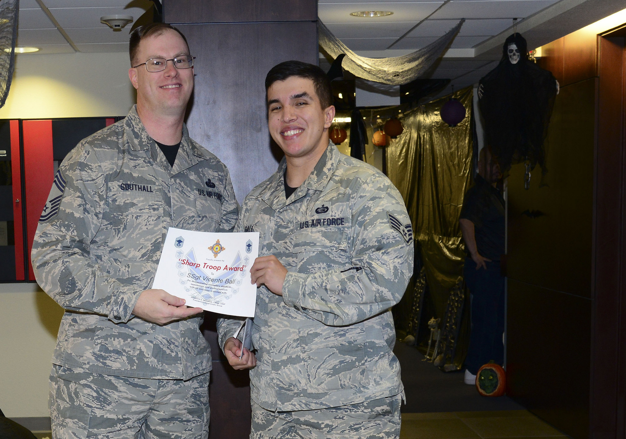 Sharp troop recognized by Chief's Group, First Sergeants > Kirtland Air ...