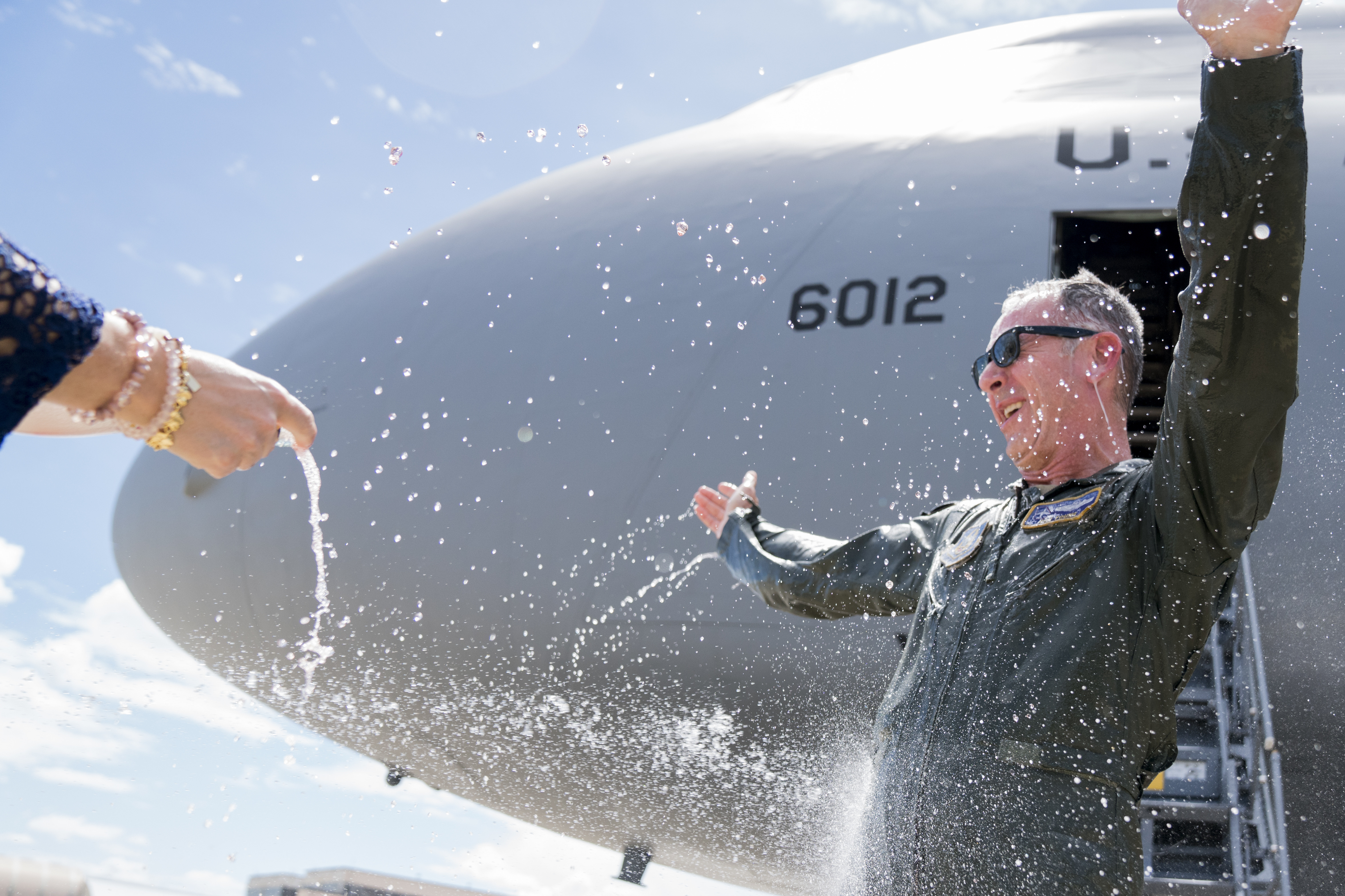 C-5 pilot takes final flight after 28 years of service > 413th Flight ...