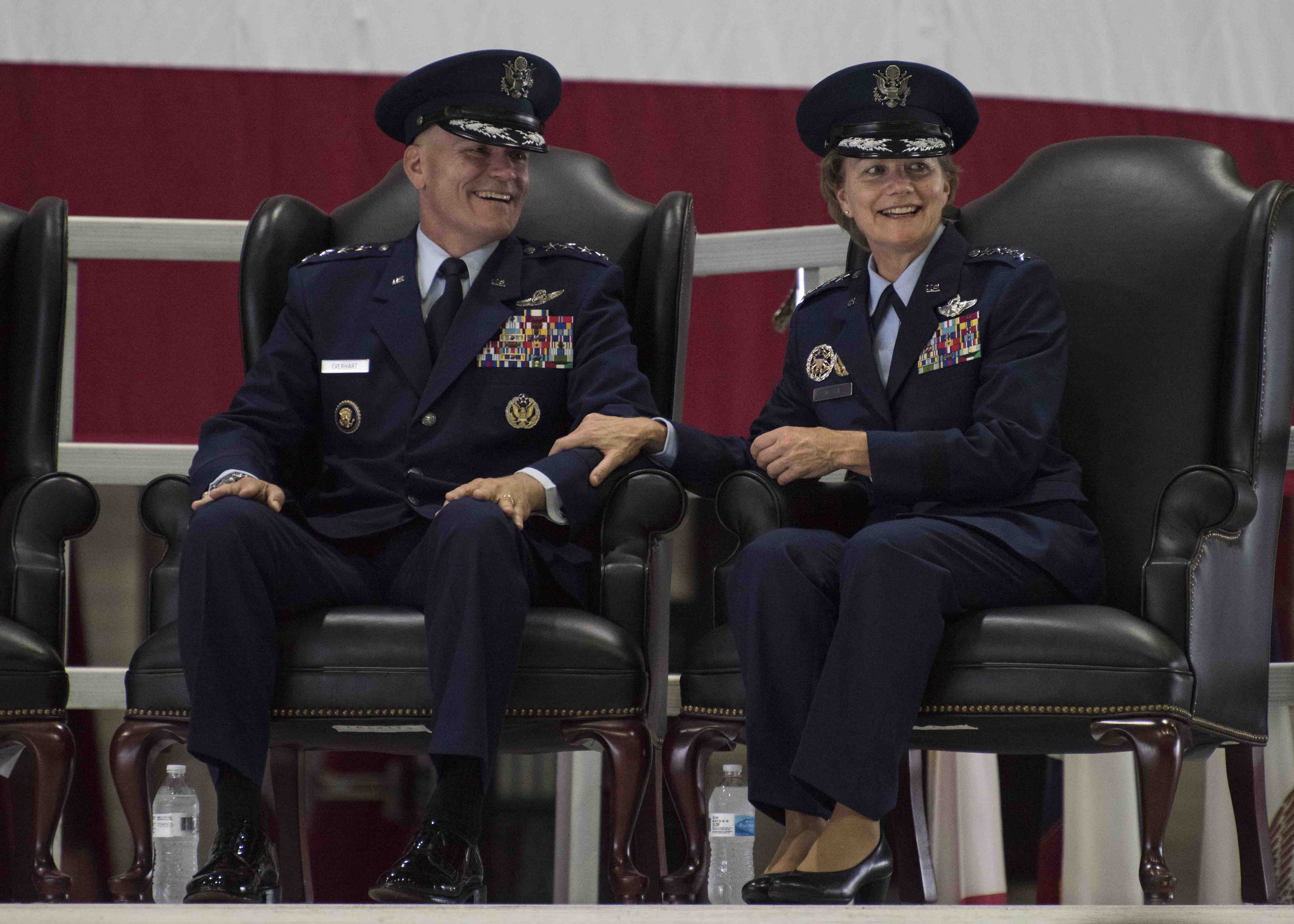 Gen. Miller takes command of AMC > Air Force Reserve Command > News Article